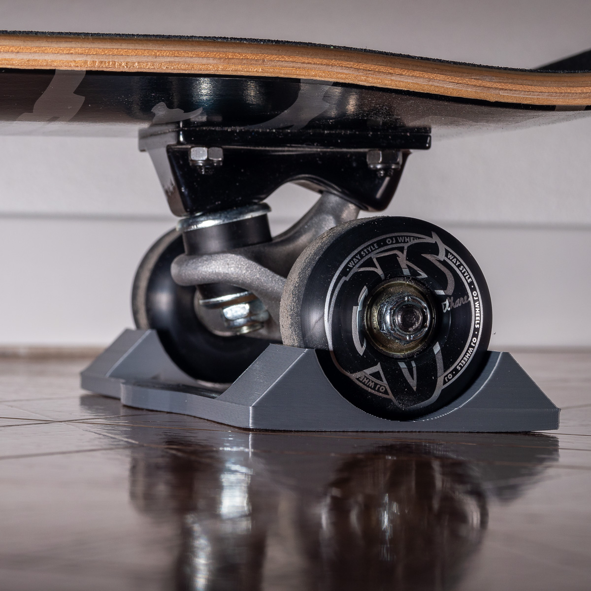 Skateboard wheelie Stand / Hometrainer für 52/53mm Wheels by Sven ...