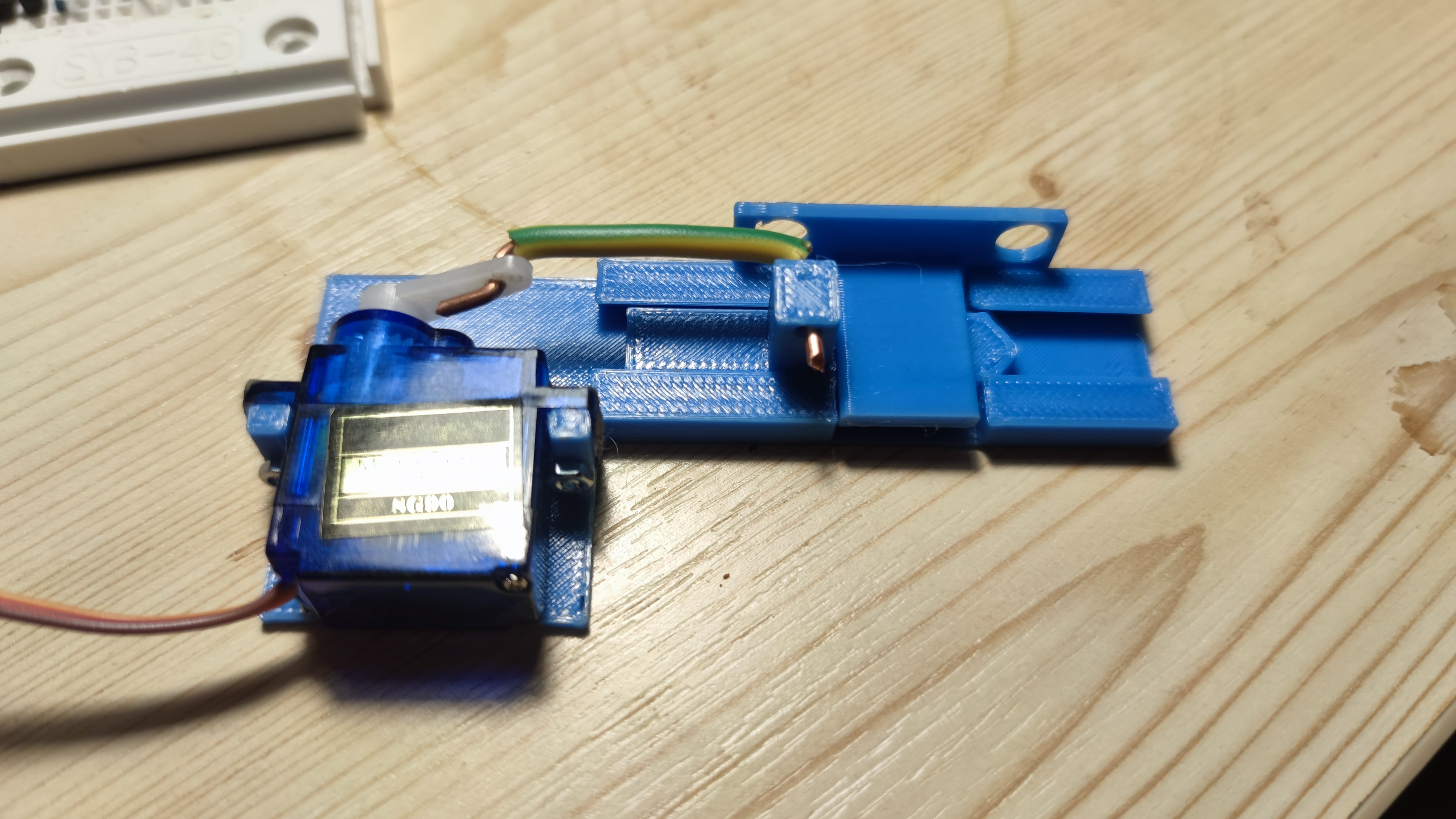 Servo operated lock (remix) by Petr Brouzda | Download free STL model ...