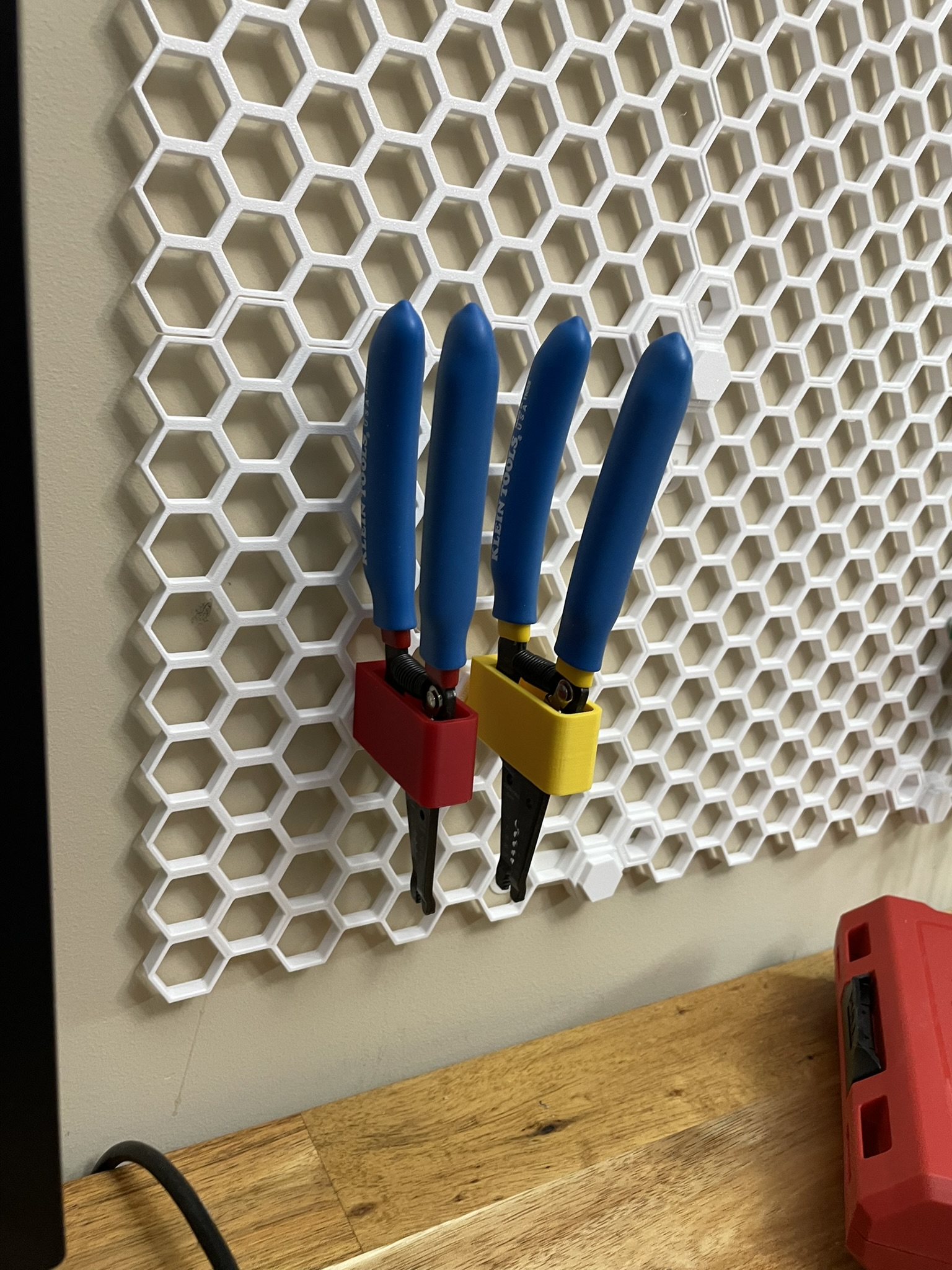 Klein 11053_11057 Wire Stripper Mount for Honeycomb Wall by gminnick ...