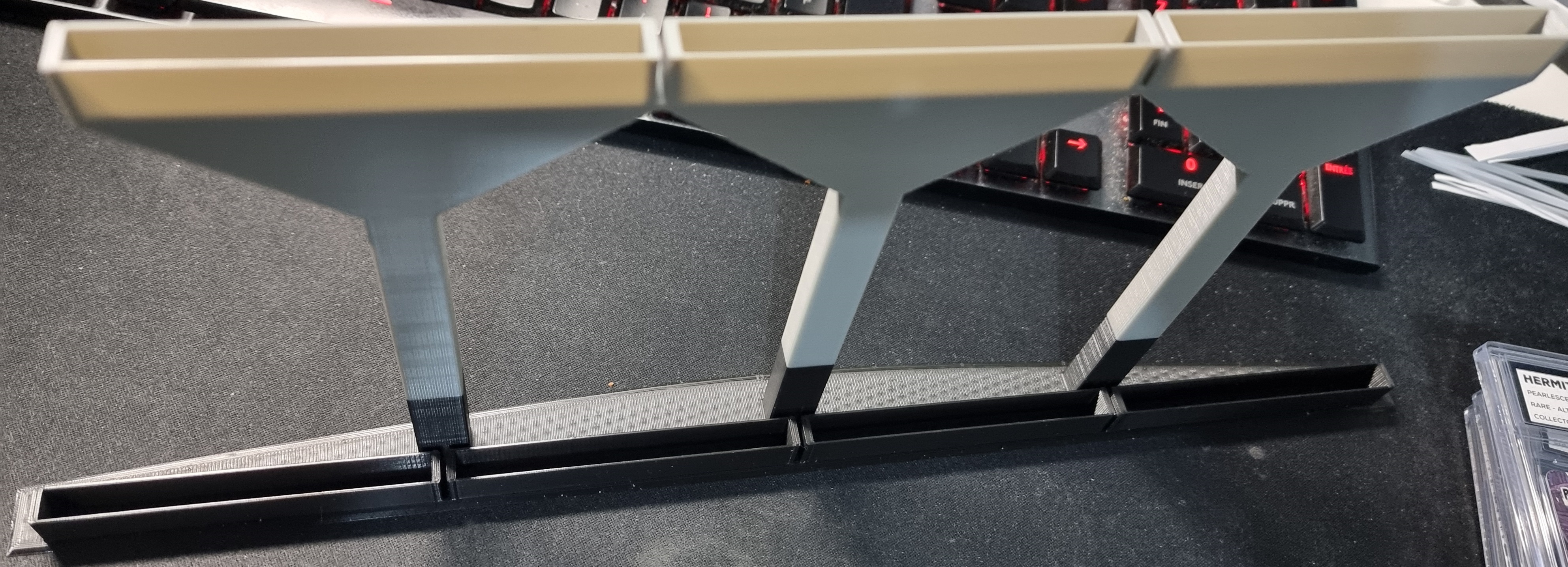 TGC Slabs stand holder Base 3 (3 cards) by Athar | Download free STL ...