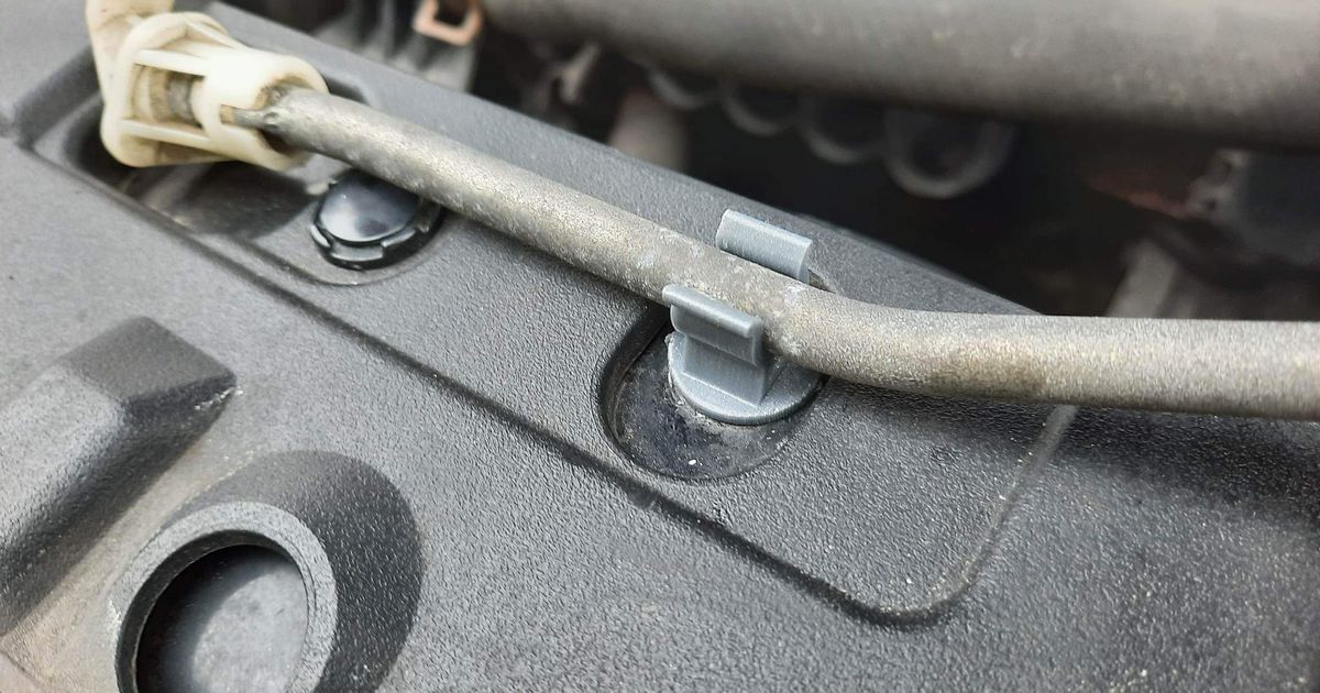 Mitsubishi Lancer 8. Generation (CY0) hood prop rod clip by ...