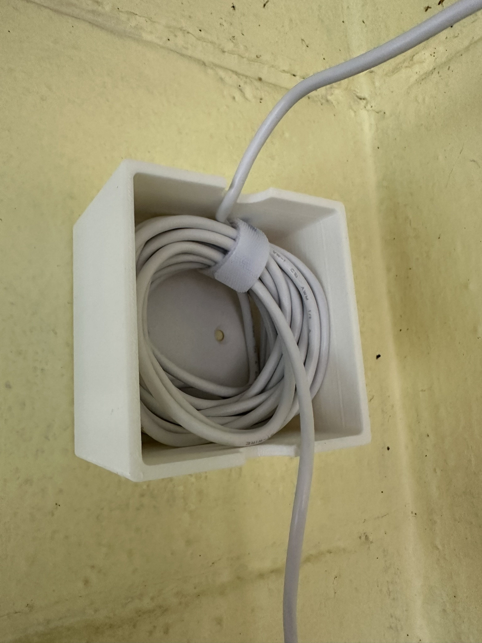 Small cable management box by MiCTLaN | Download free STL model ...