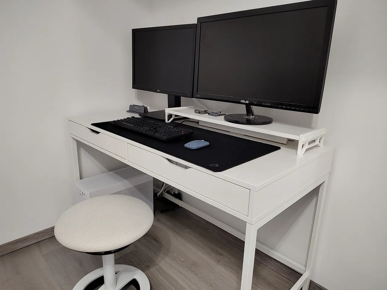 Stable Monitor Stand 20cm x 16mm by Div0 | Download free STL model ...