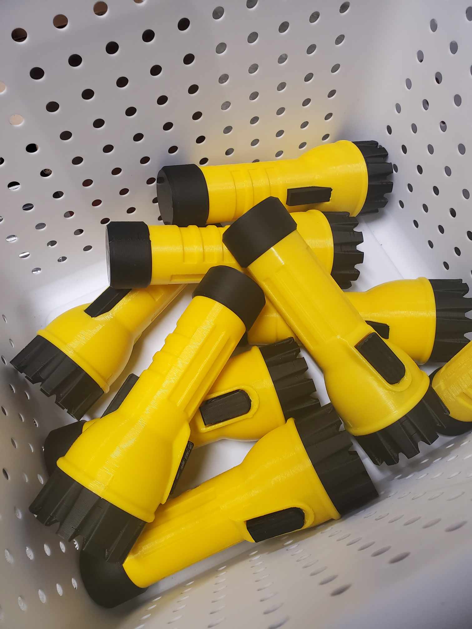 Lethal Company - Pro Flashlight Prop - 1:1 Scale Model von GDop26 ...