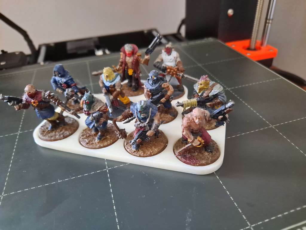Warhammer 25mm moving base by MathGO | Download free STL model ...