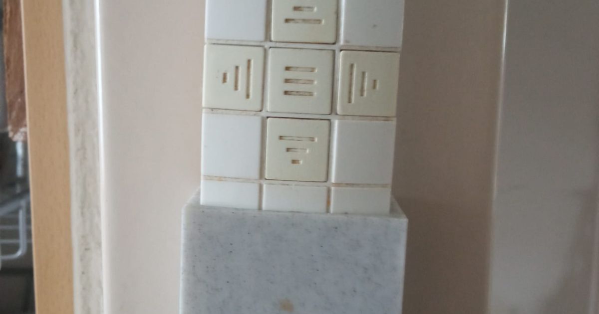 Brel remote holder by kbca | Download free STL model | Printables.com