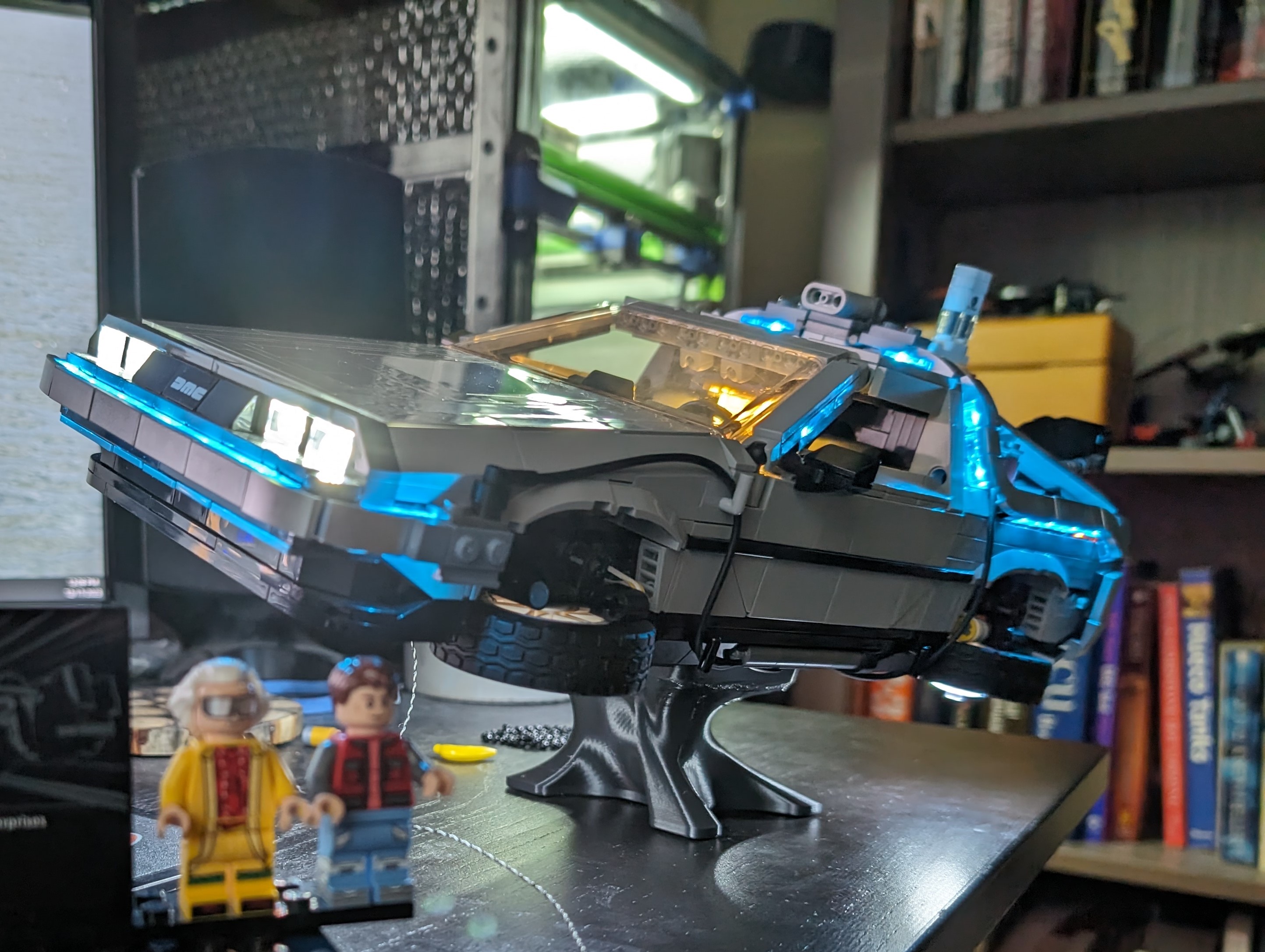 Lego DeLorean Stand (10300) - also works with LED Kit by Long ...
