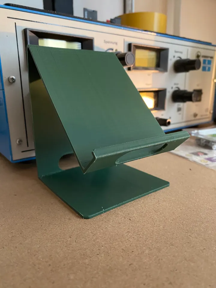 Parametric Phone Holder by Uolsen | Download free STL model ...