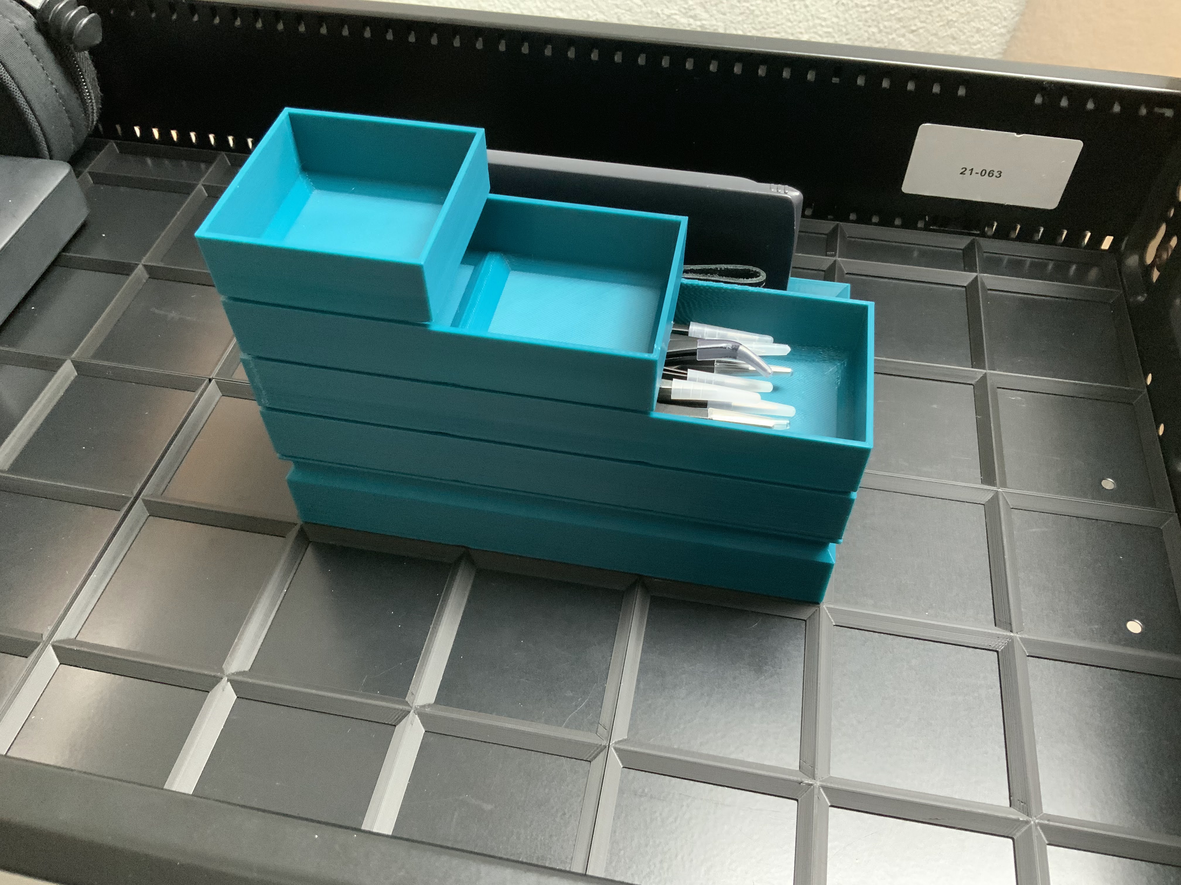 Generic Stackable Assortment Boxes (Parametric) por 3DOverEngineering ...