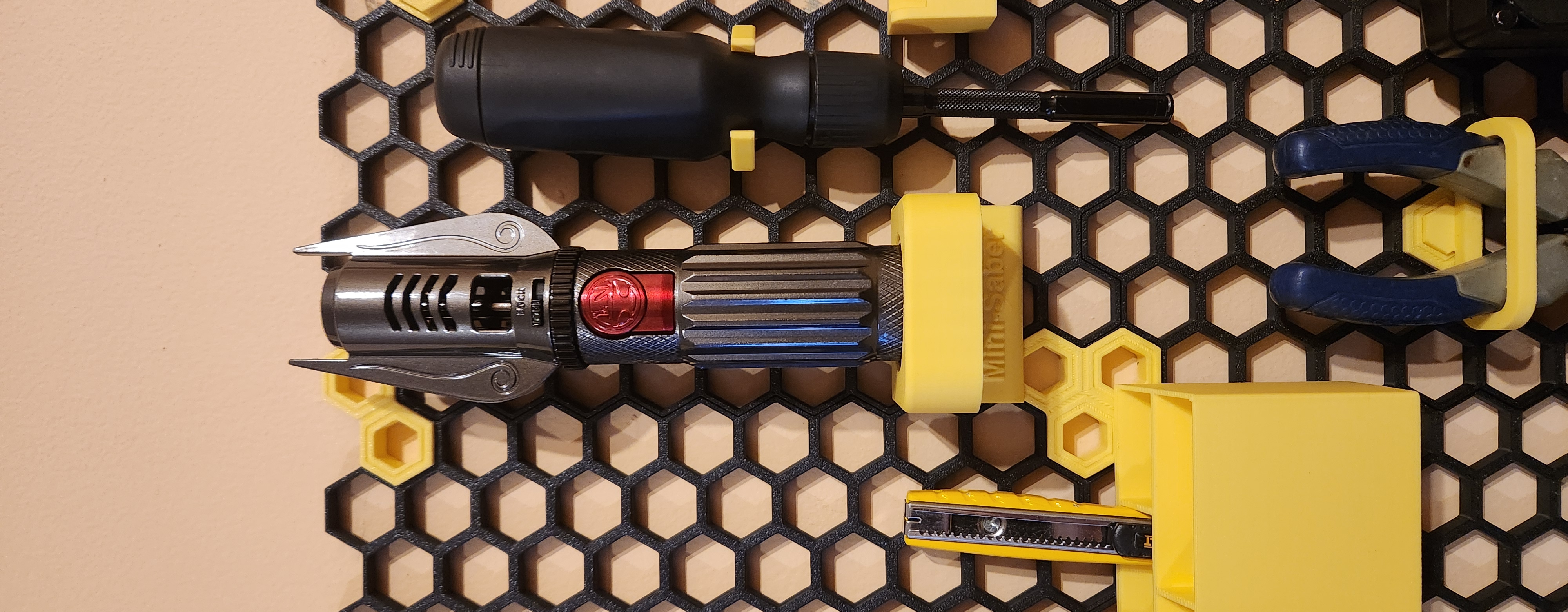 Hacksmith Mini Saber Gen2 HSW Holder by Yabbo | Download free STL model ...