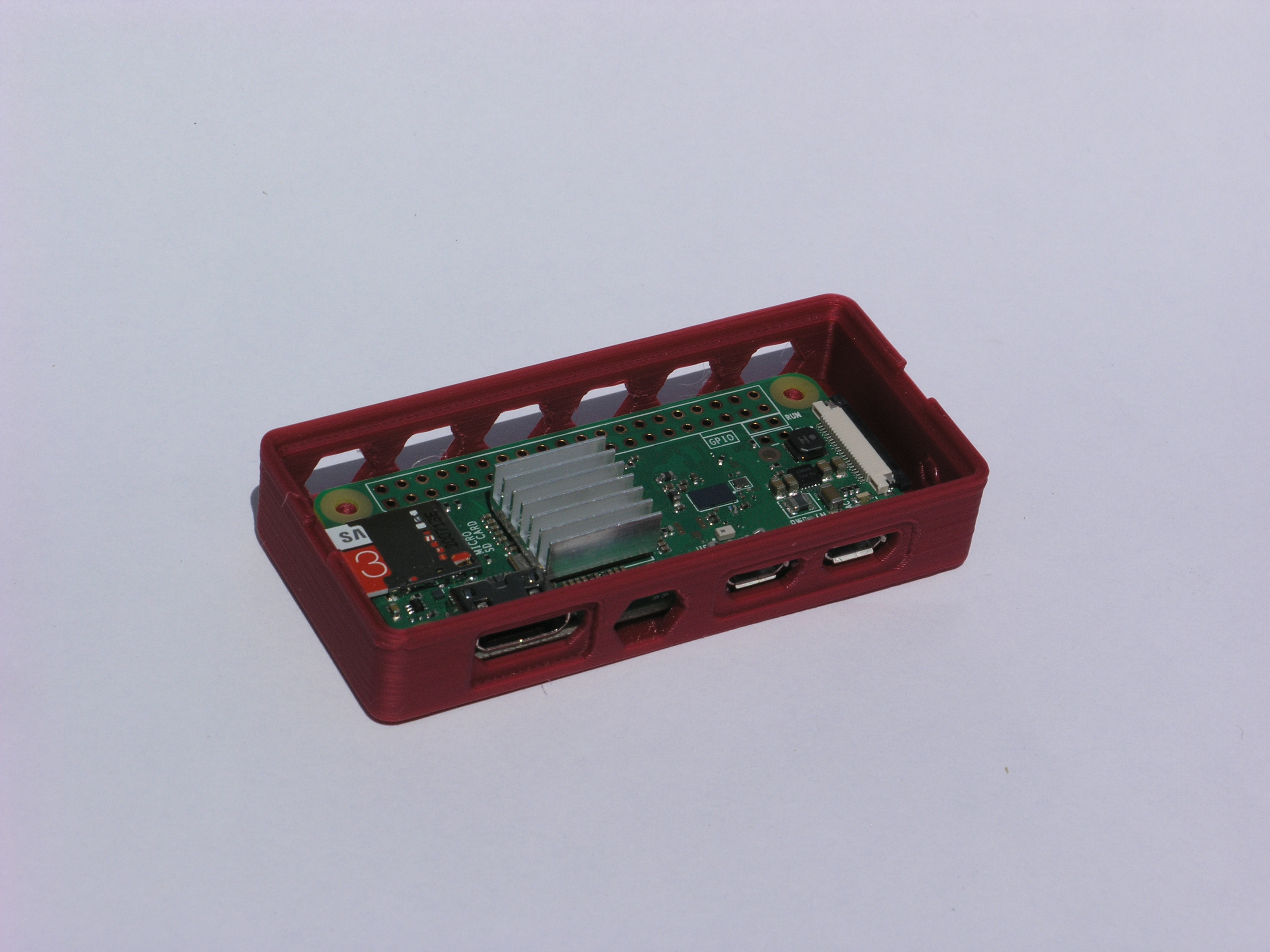 Raspberry Pi Zero simplistic case with logo [Remix] by Pea Prog ...