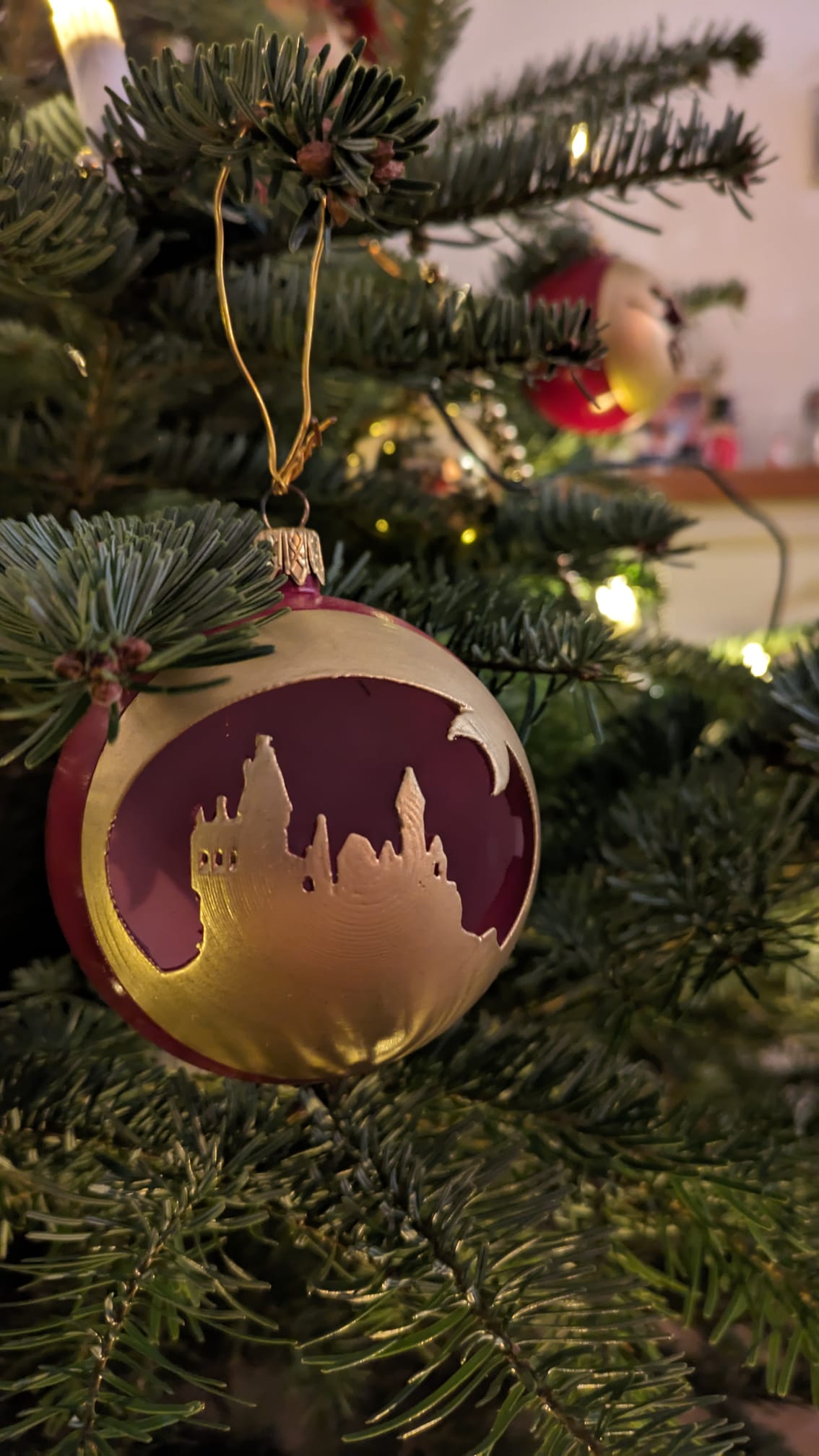 Harry Potter Christmas Ornament: Hogwarts outline by Faeslich ...
