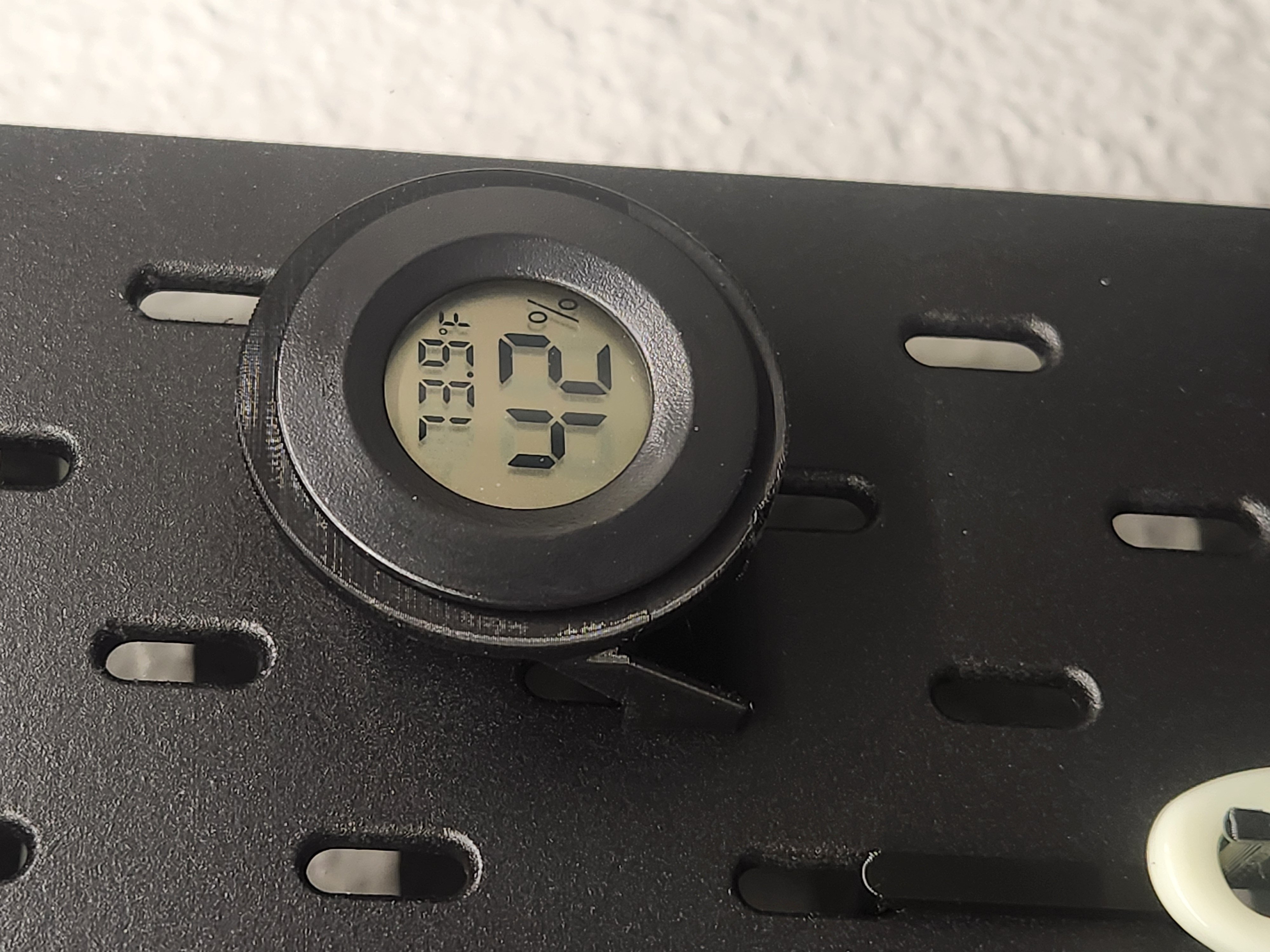 Skadis Hygrometer Mount by postman | Download free STL model ...