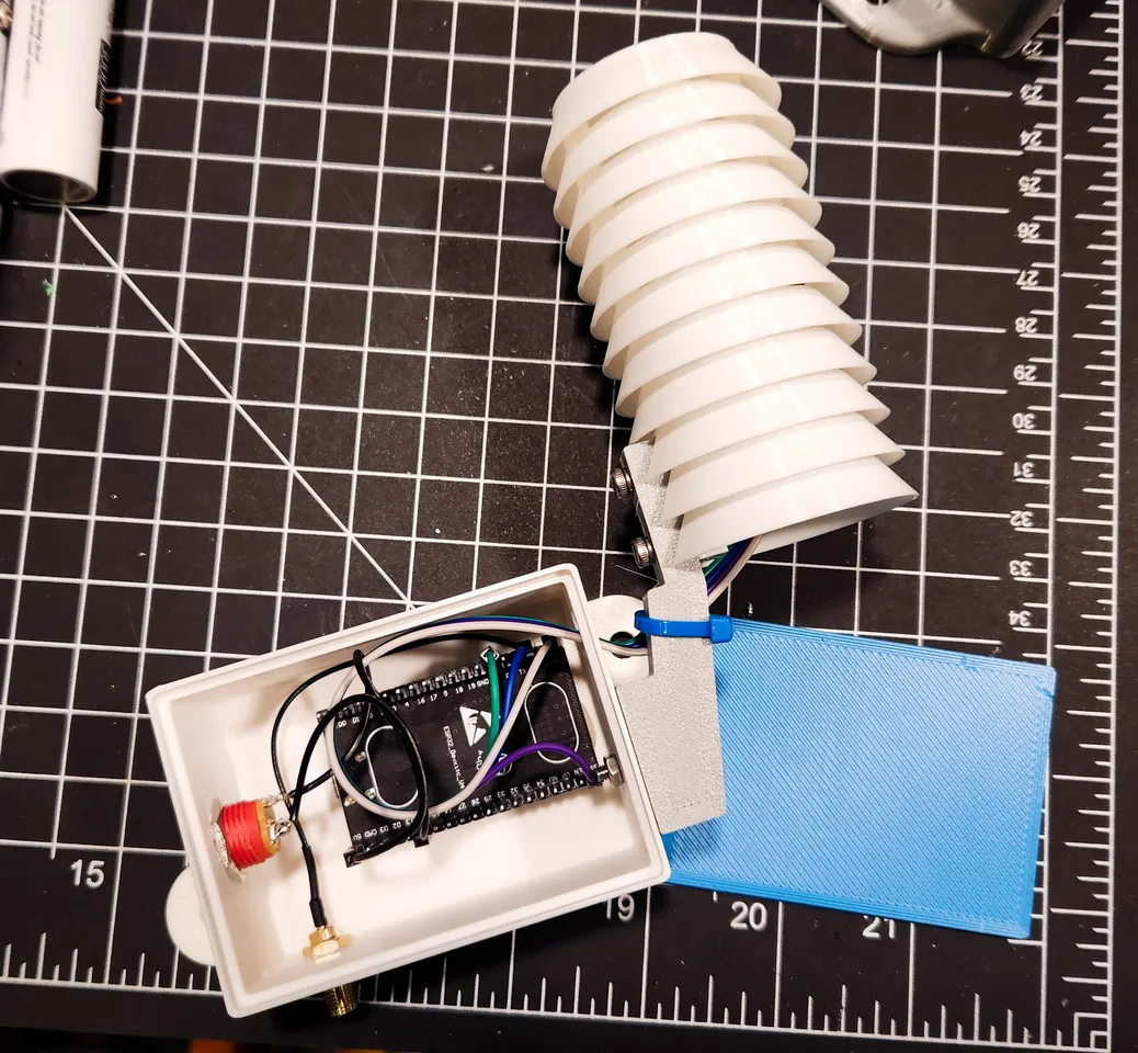 project boxes for ESP32 by Miaoucat | Download free STL model | Printables.com