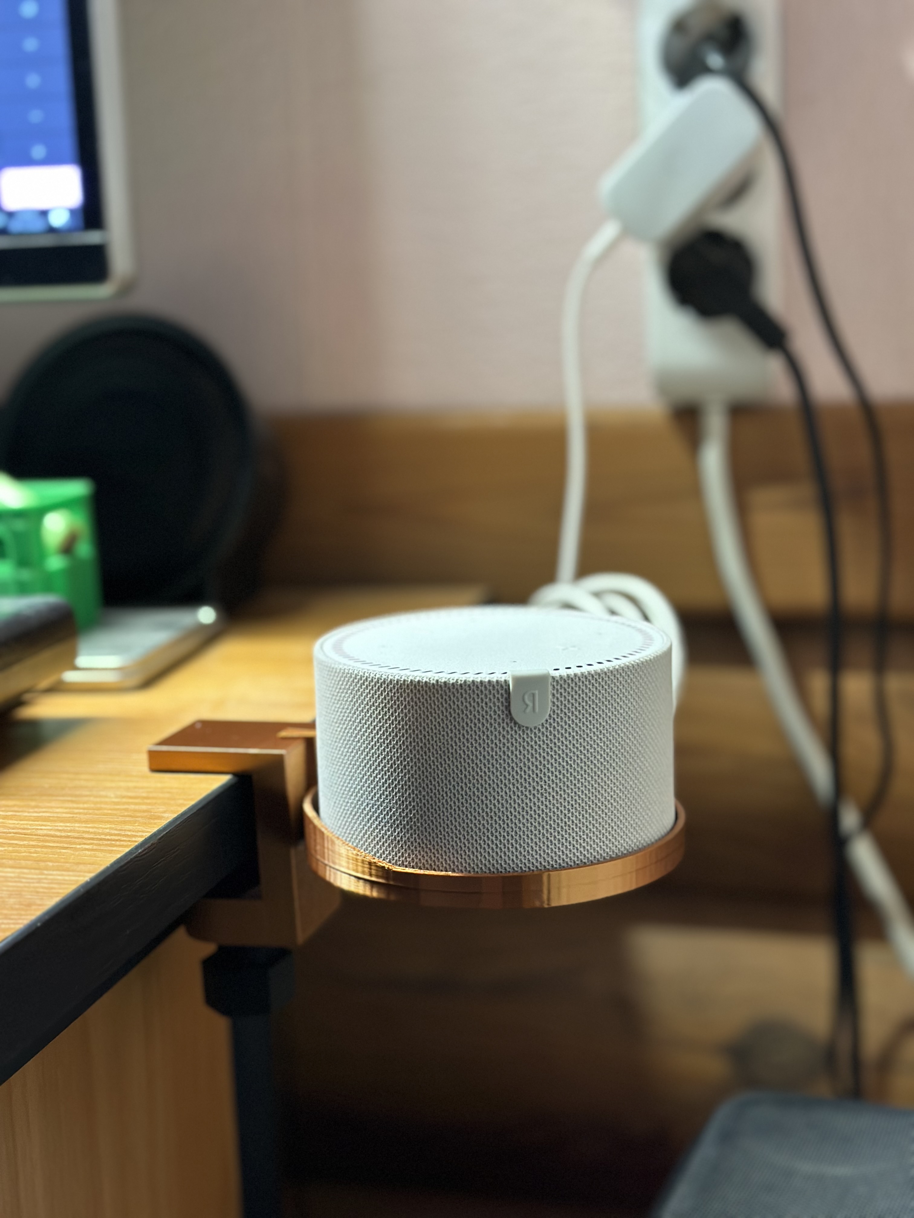 Round stand with table mount by amstaffcrew | Download free STL model ...