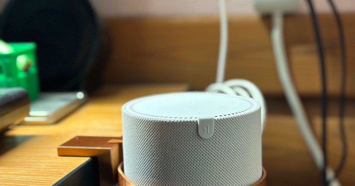 Round stand with table mount by amstaffcrew | Download free STL model ...