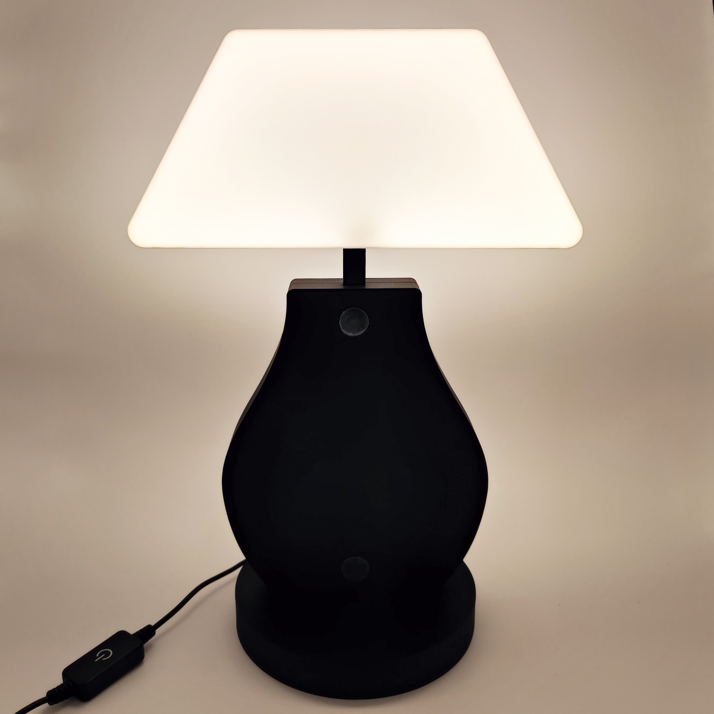 Bella - Led Lamp with interchangeable magnetic skins par Sparks3D ...