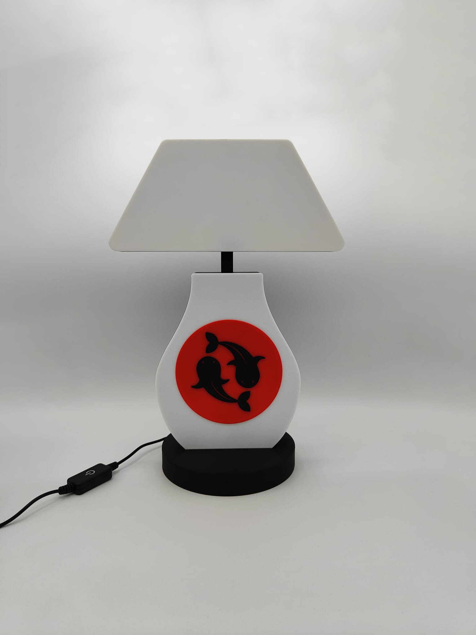 Bella - Led Lamp with interchangeable magnetic skins par Sparks3D ...
