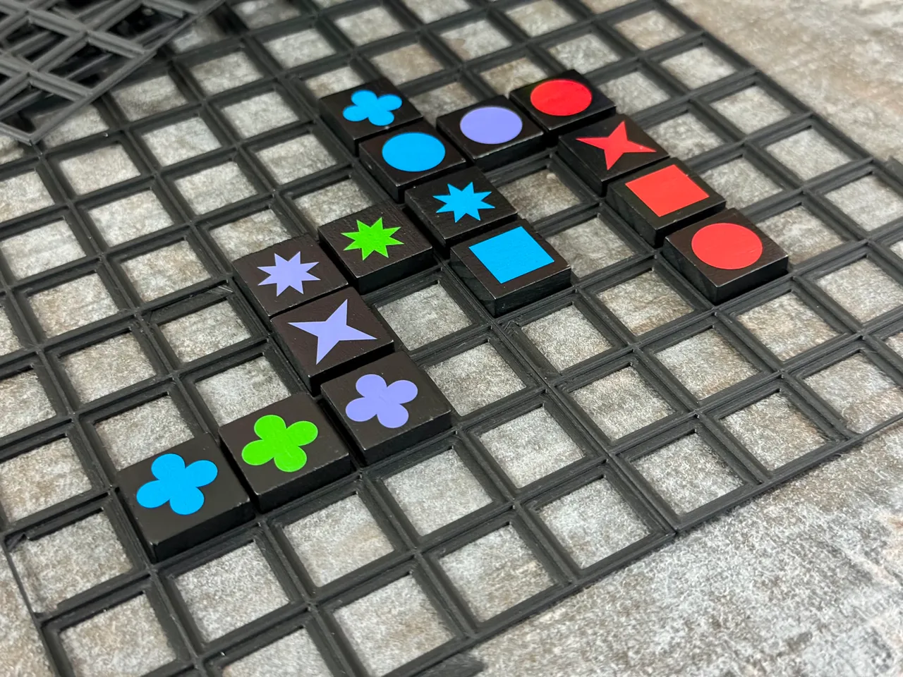 Qwirkle Travel tiles grid by TheBlackfish | Download free STL model ...