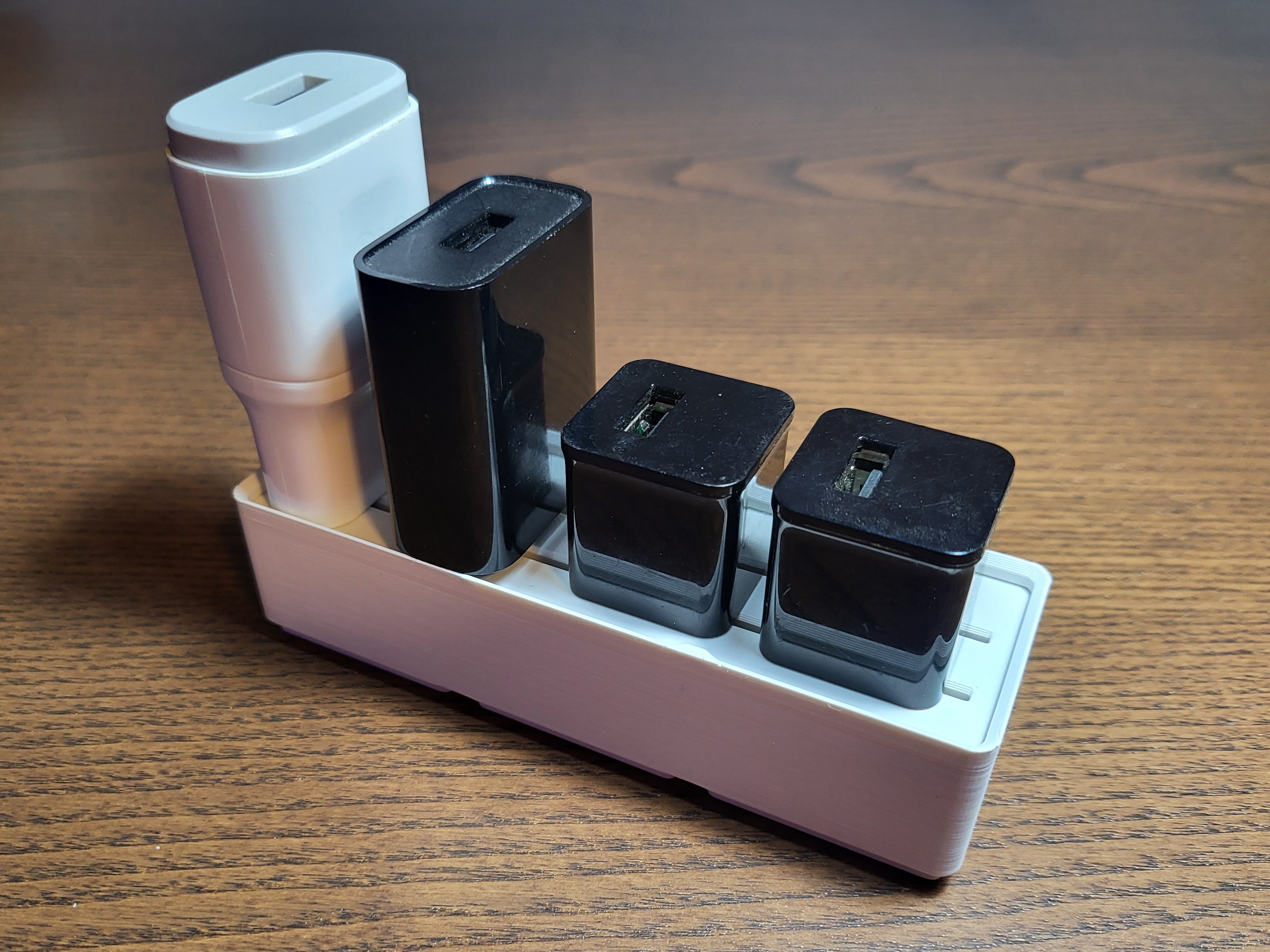 Gridfinity USB Wall Chargers Bin by broodthought339 | Download free STL ...