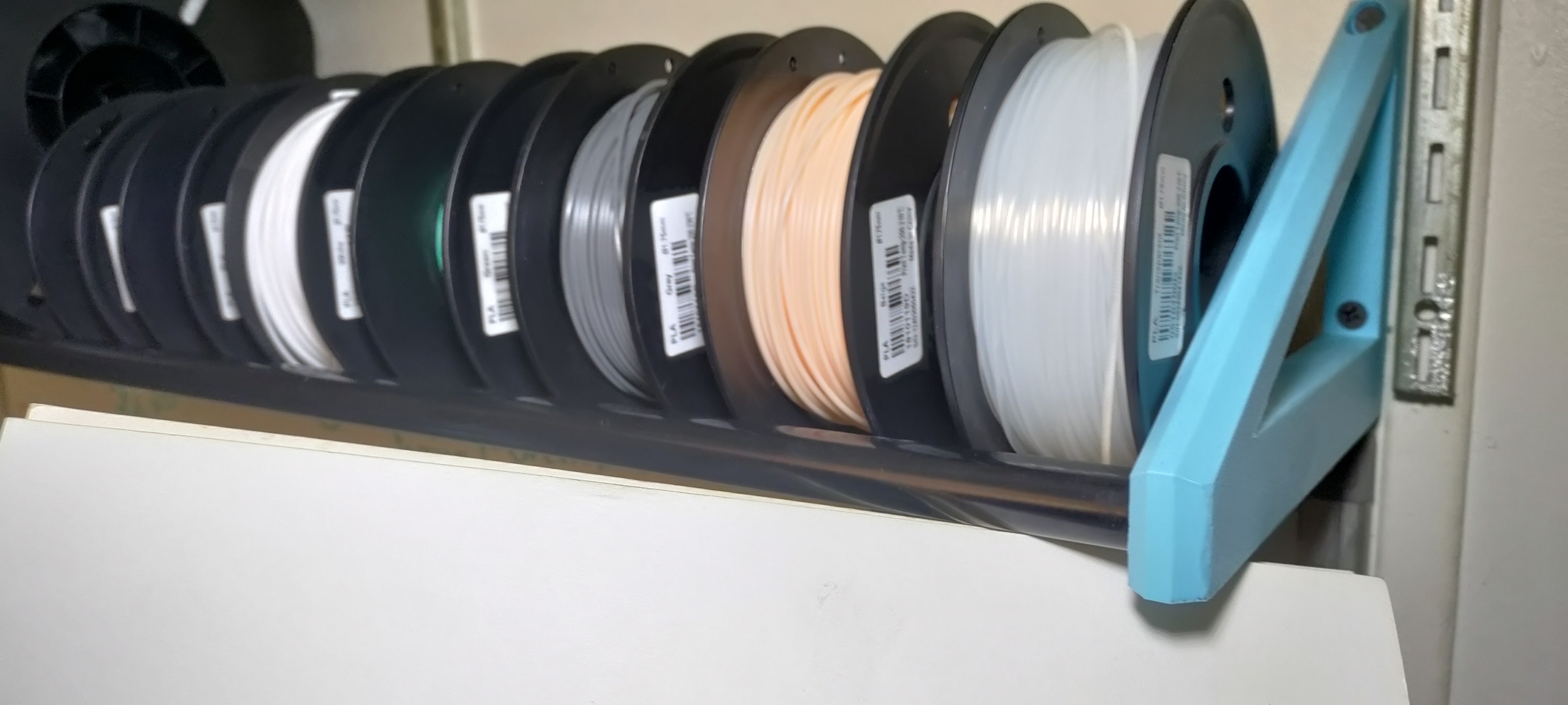 Filament Shelf Bracket by TwistedResitor | Download free STL model ...