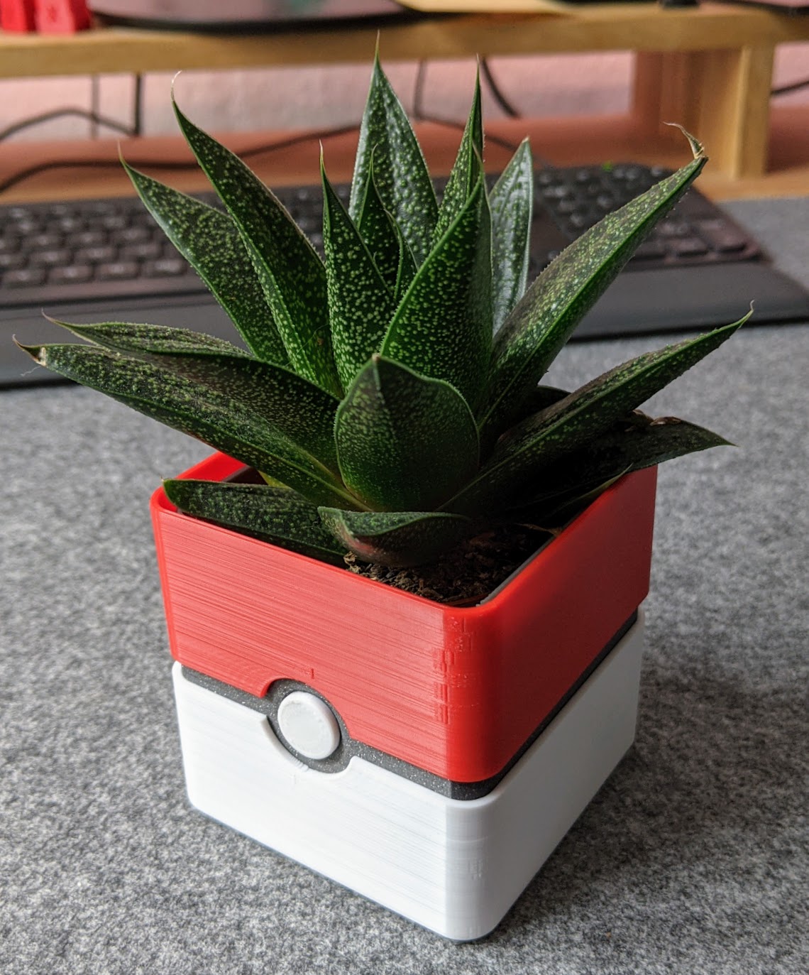 Pokemon Planter - Pokeball Minimal Planter (improved bottom part ...