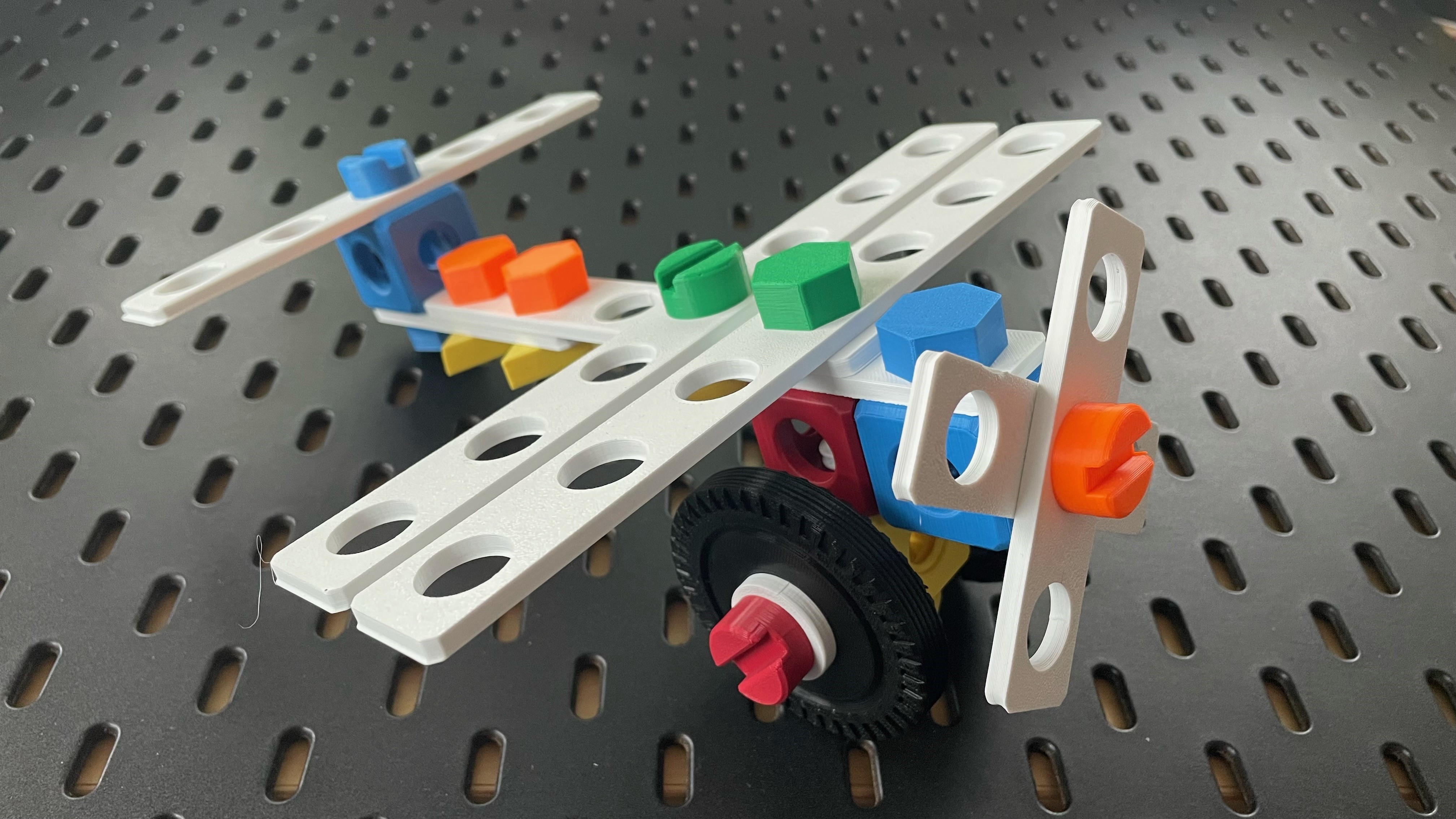 BUILDfinity construction play for kids // Konstruktions-Spiel für ...