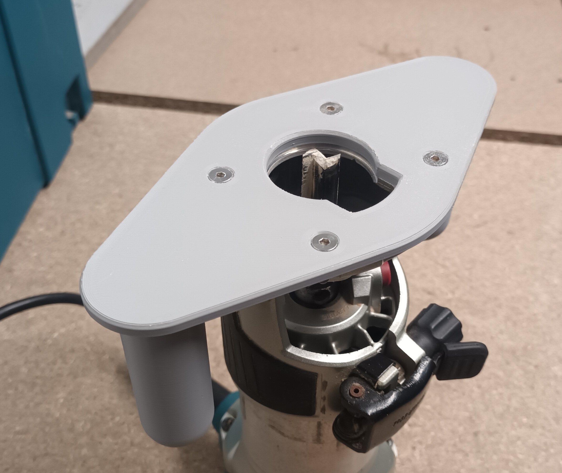 Makita RT0700 Halteplatte by Hammy Eichhörnchen | Download free STL ...