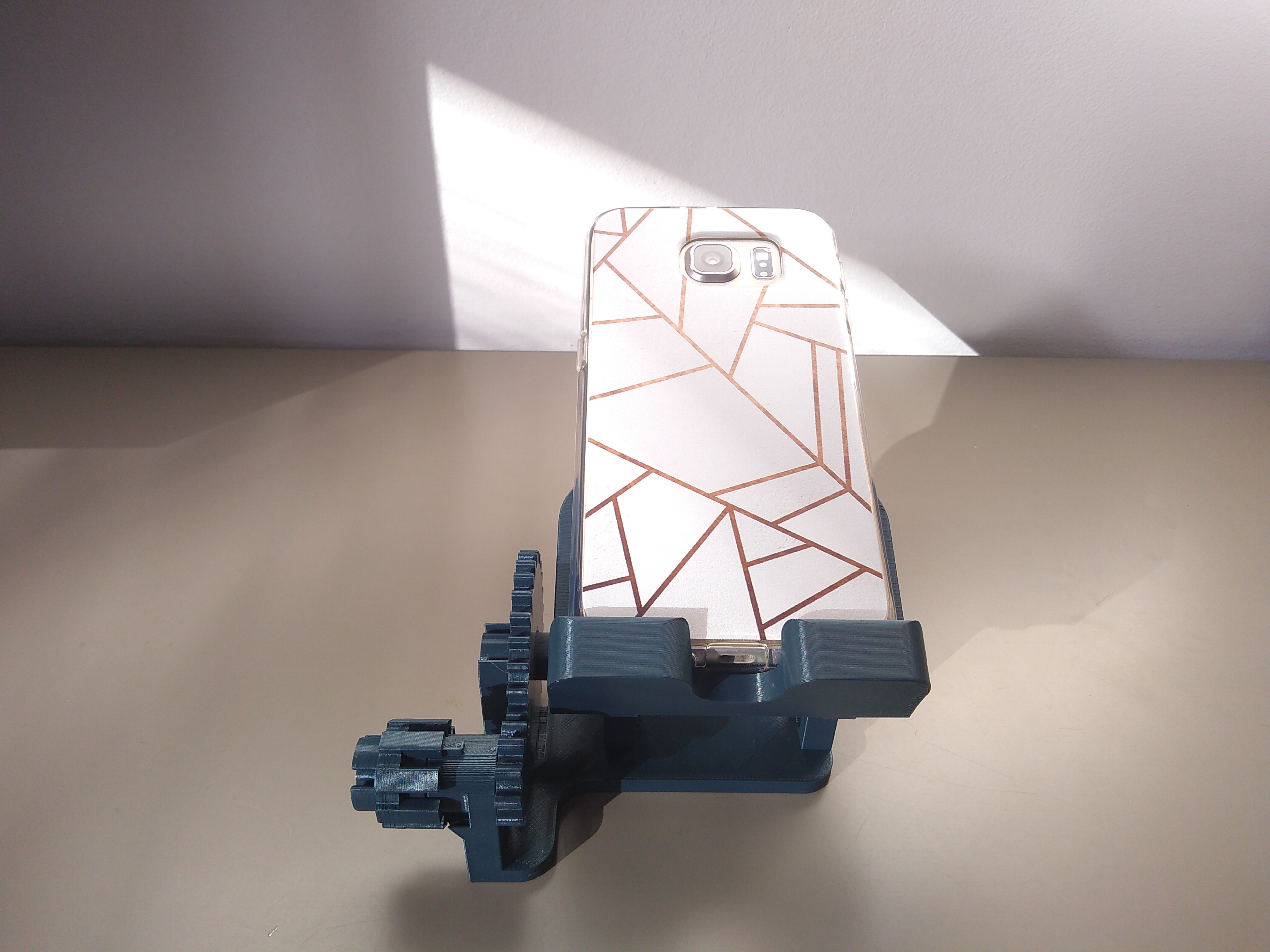 Adjustable phone stand by DanielOnneweer | Download free STL model ...