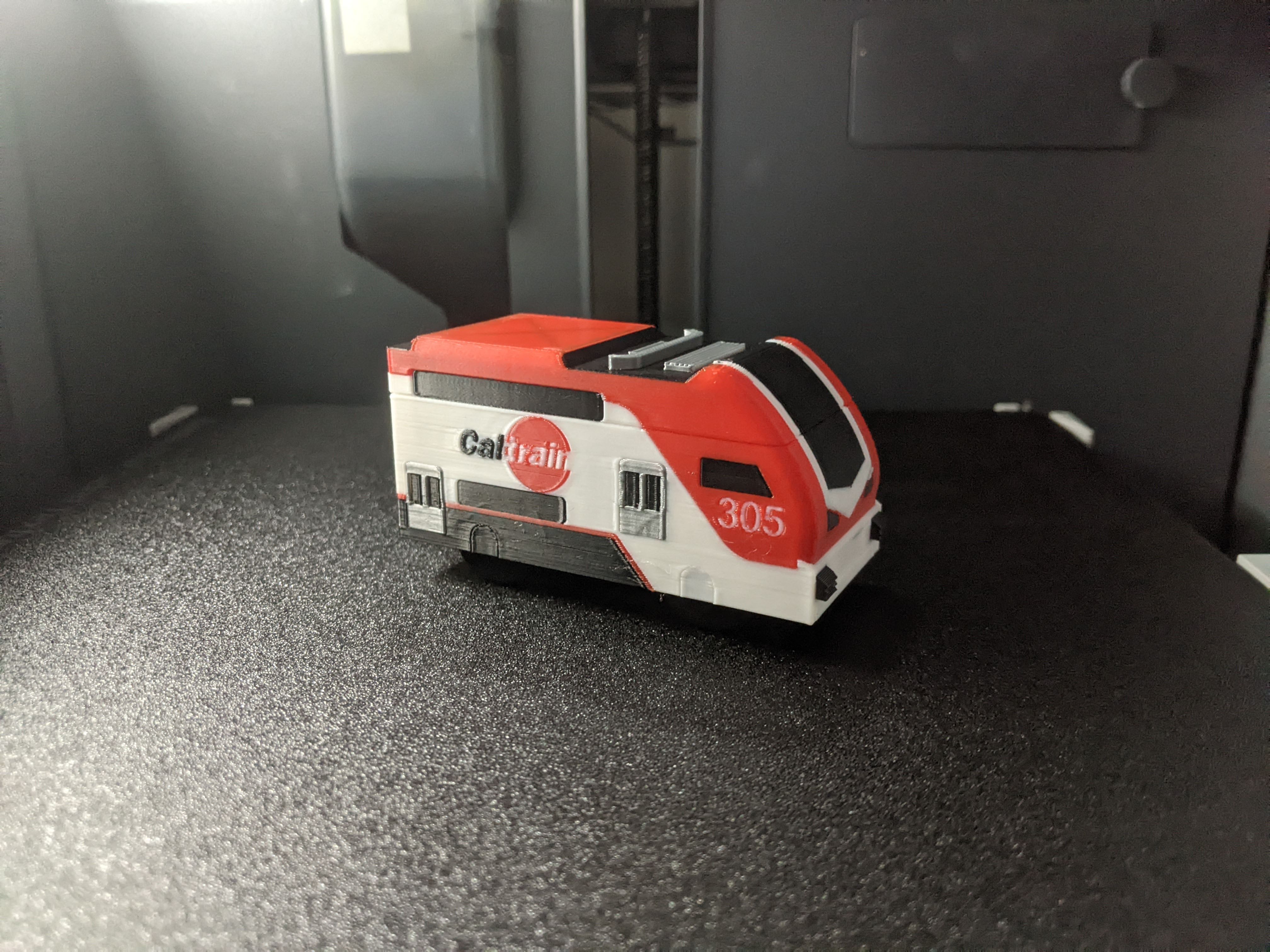 Electric Caltrain engine for wooden rails (multicolor) by Choumarin ...