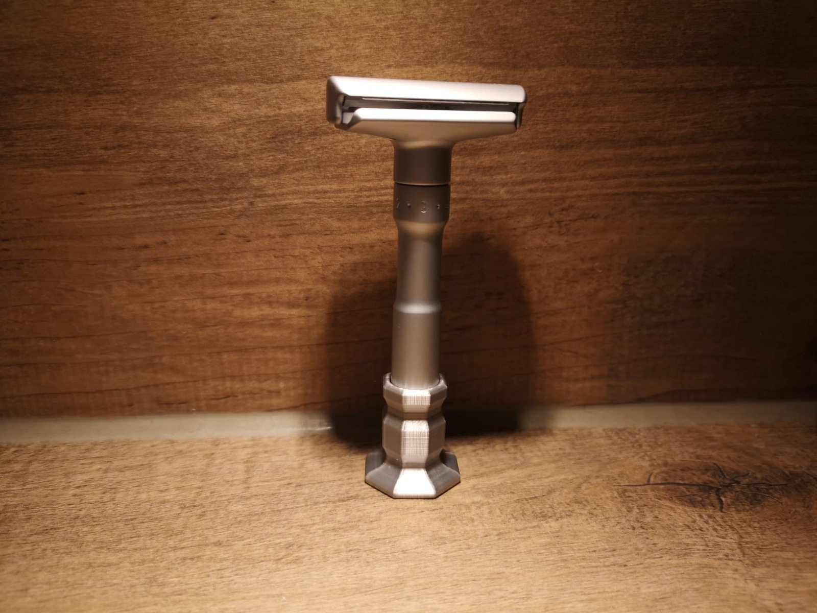 Shaving Stand for Merkur Futur 700 safety razor by Peuqi | Download ...