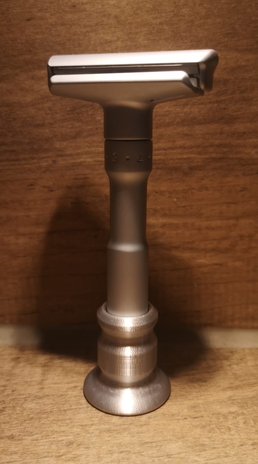 Shaving Stand for Merkur Futur 700 safety razor by Peuqi | Download ...