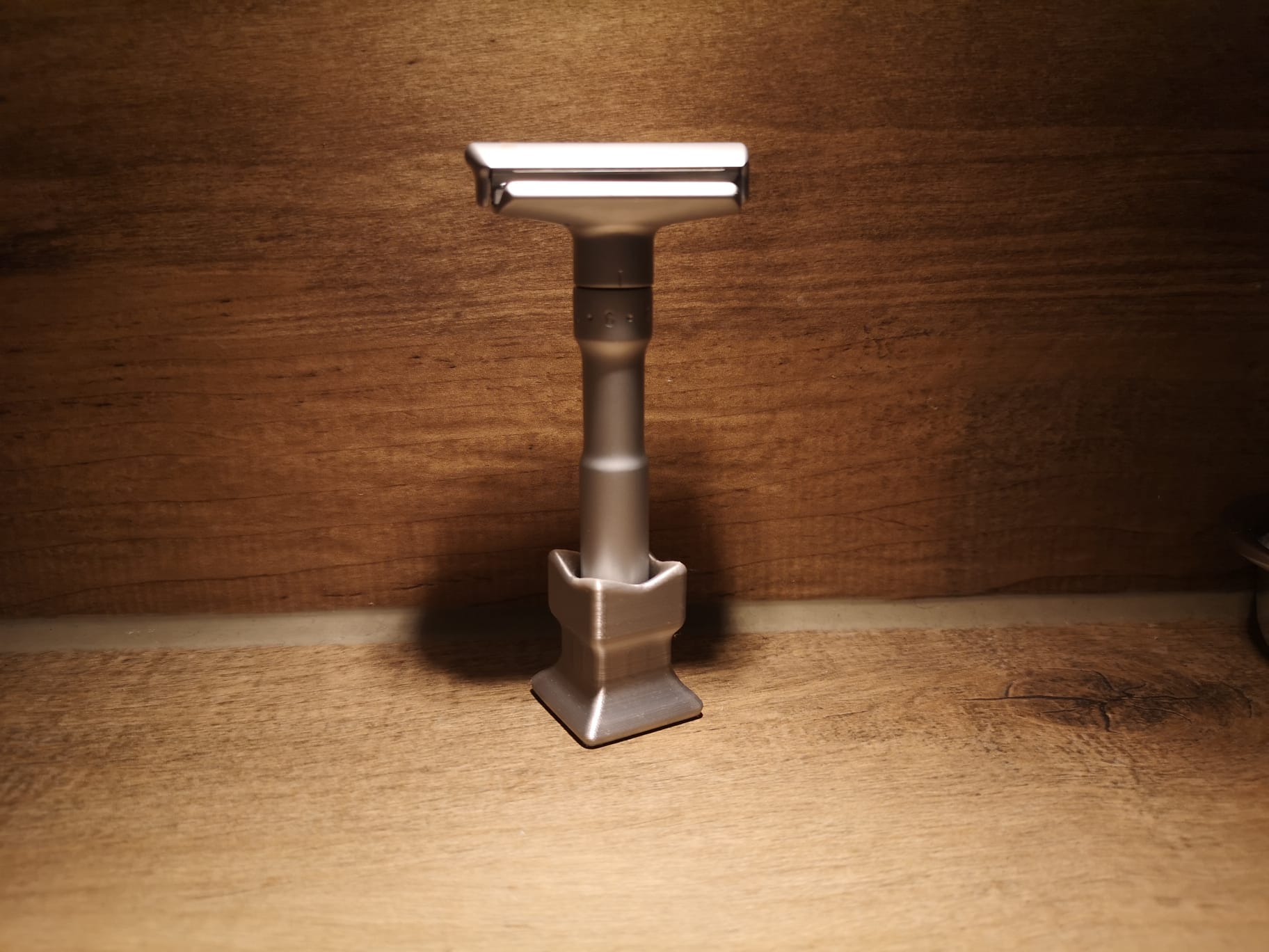 Shaving Stand for Merkur Futur 700 safety razor by Peuqi | Download ...