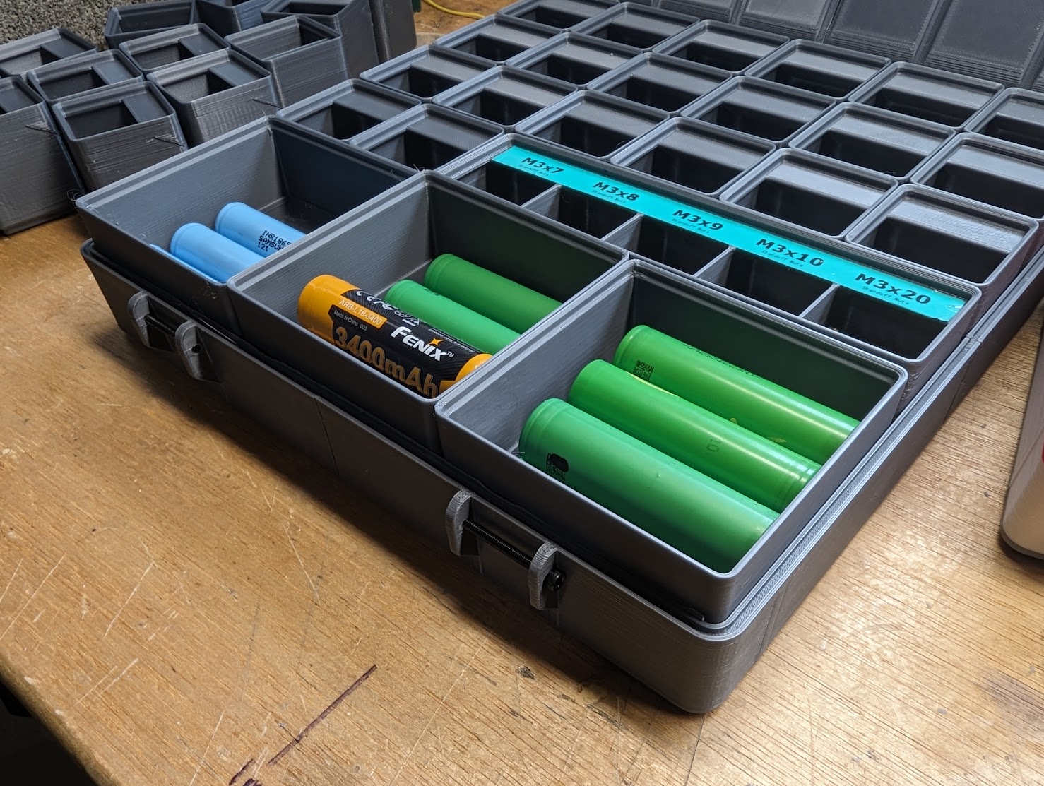 Gridfinity 18650 Battery Storage (2x2x6) by Coops | Download free STL model | Printables.com