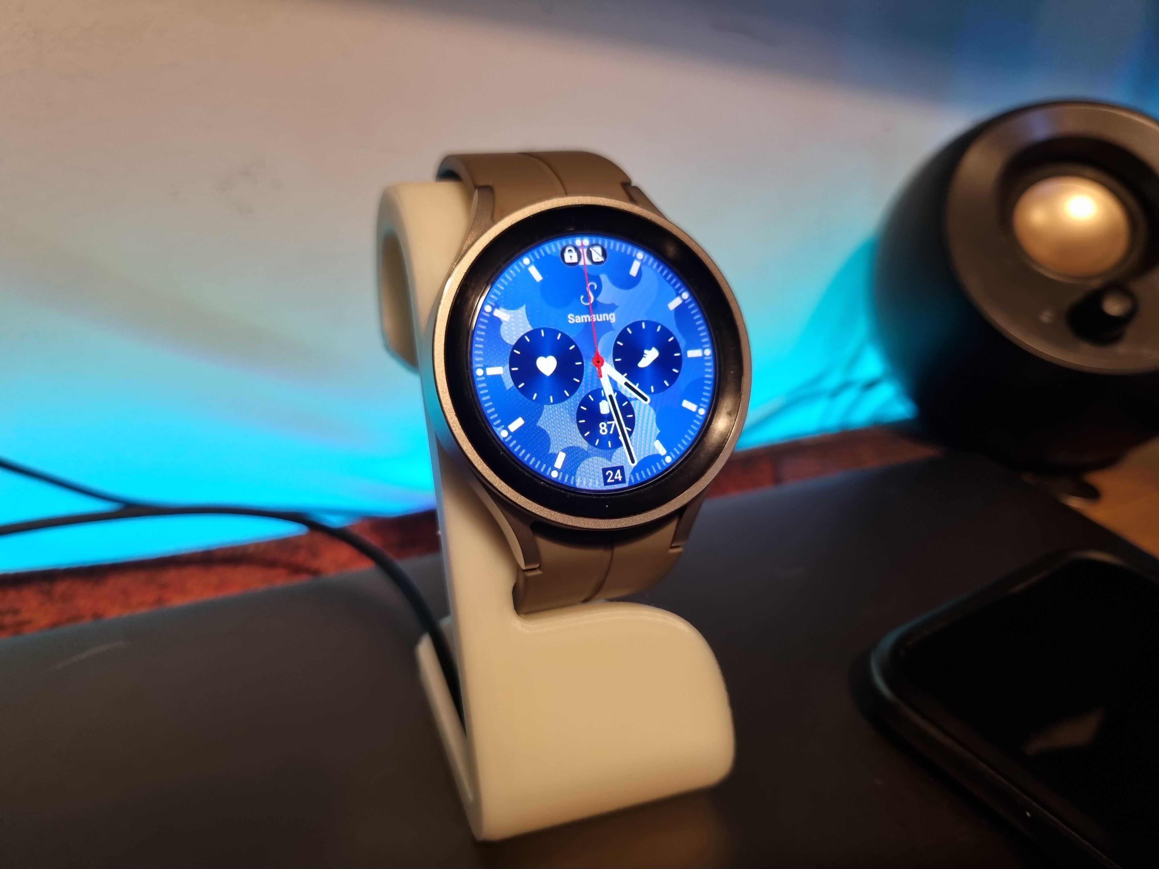 Samsung Galaxy Watch 5, 5 Pro charging stand by Dan | Download free STL ...