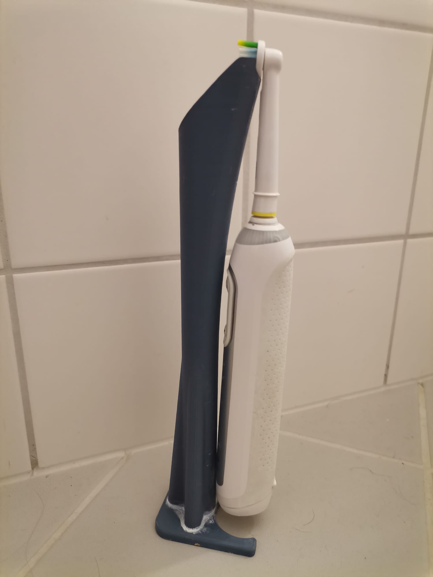 Oral-b Toothbrush drying-stand by Johannes Lamatsch | Printables Store