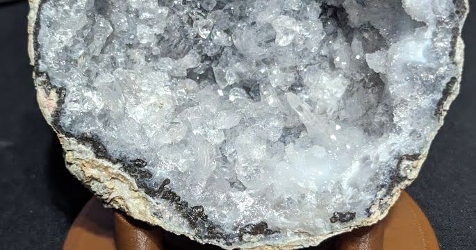 Geode Display Stand by TheTrustedFlumph | Download free STL model ...