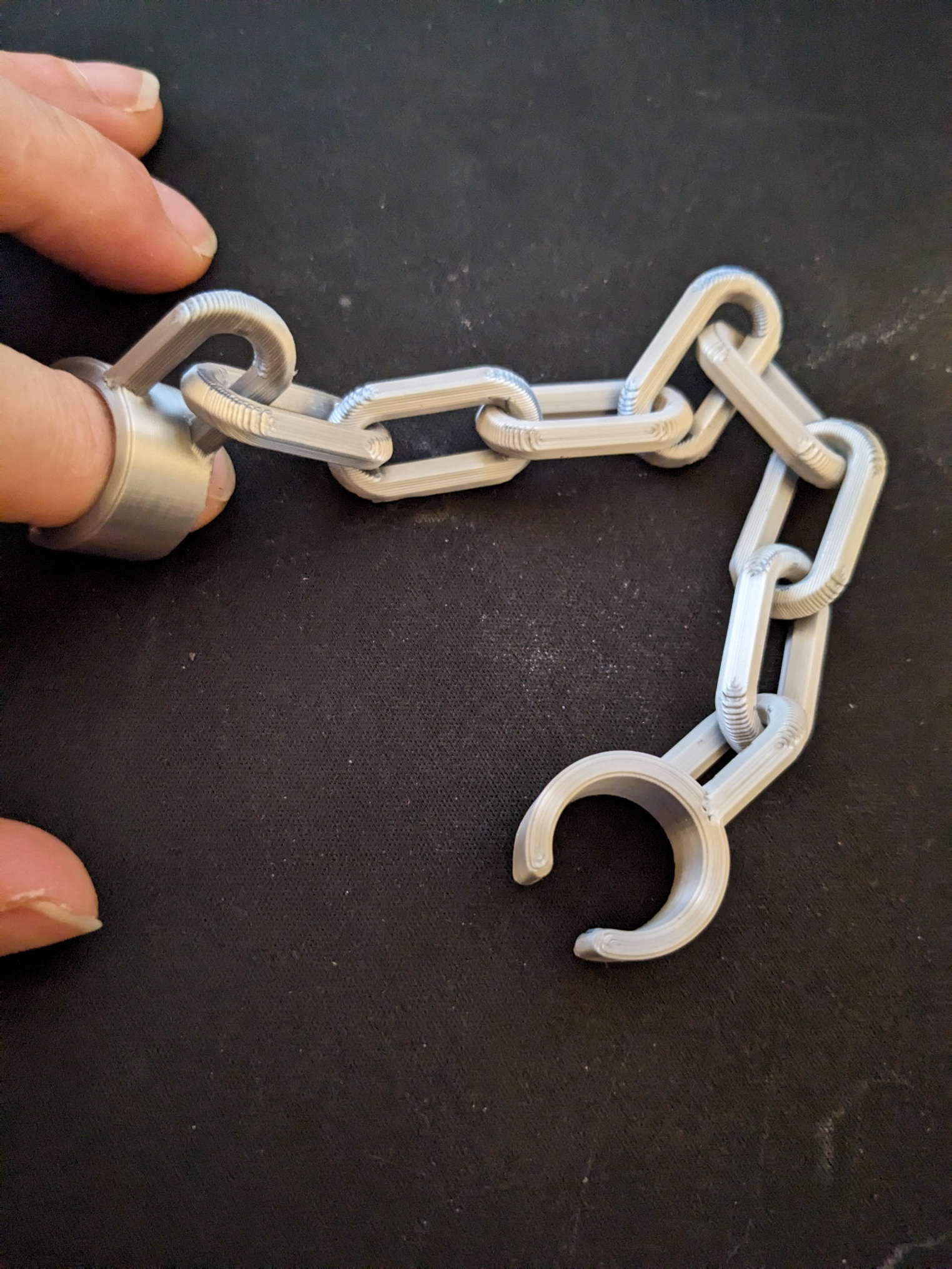 Finger cuffs - Print in place by Bearded Printer | Download free STL ...