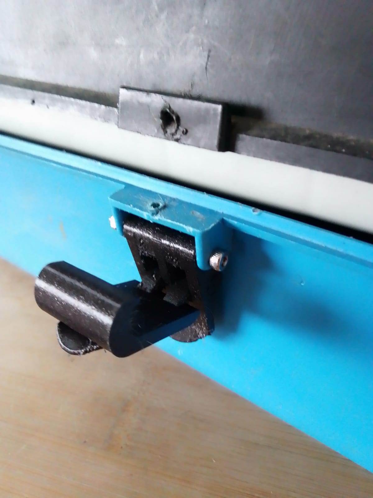 pivot latch for box by NikoFly | Download free STL model | Printables.com