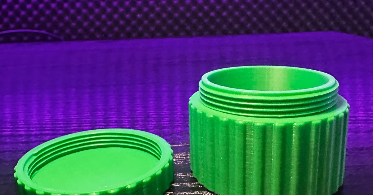 Threaded Container with Thick Vertical Lines Deco by Plastic 3D ...