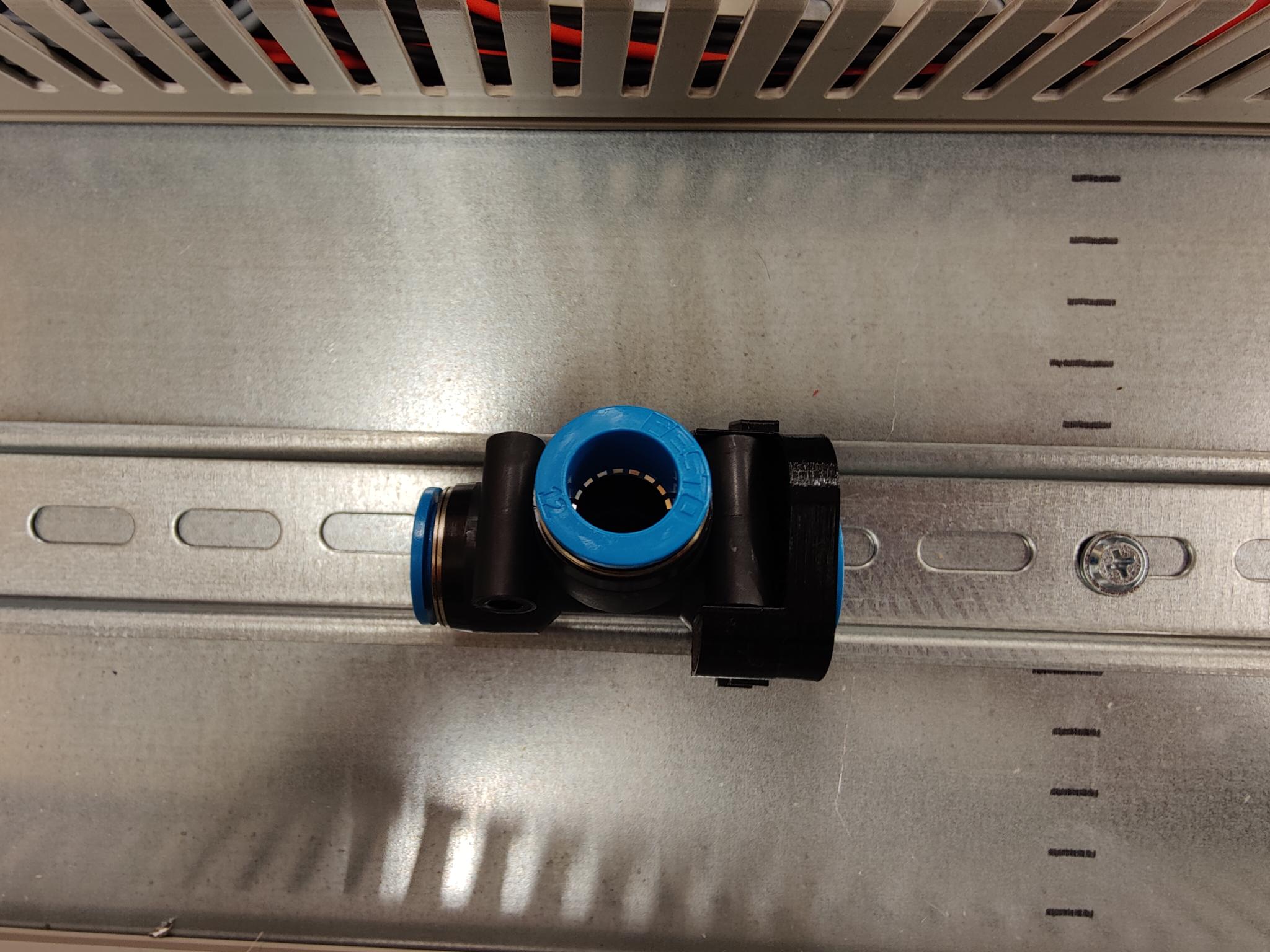 Festo QST DIN 35 holder by jonashedlof | Download free STL model ...