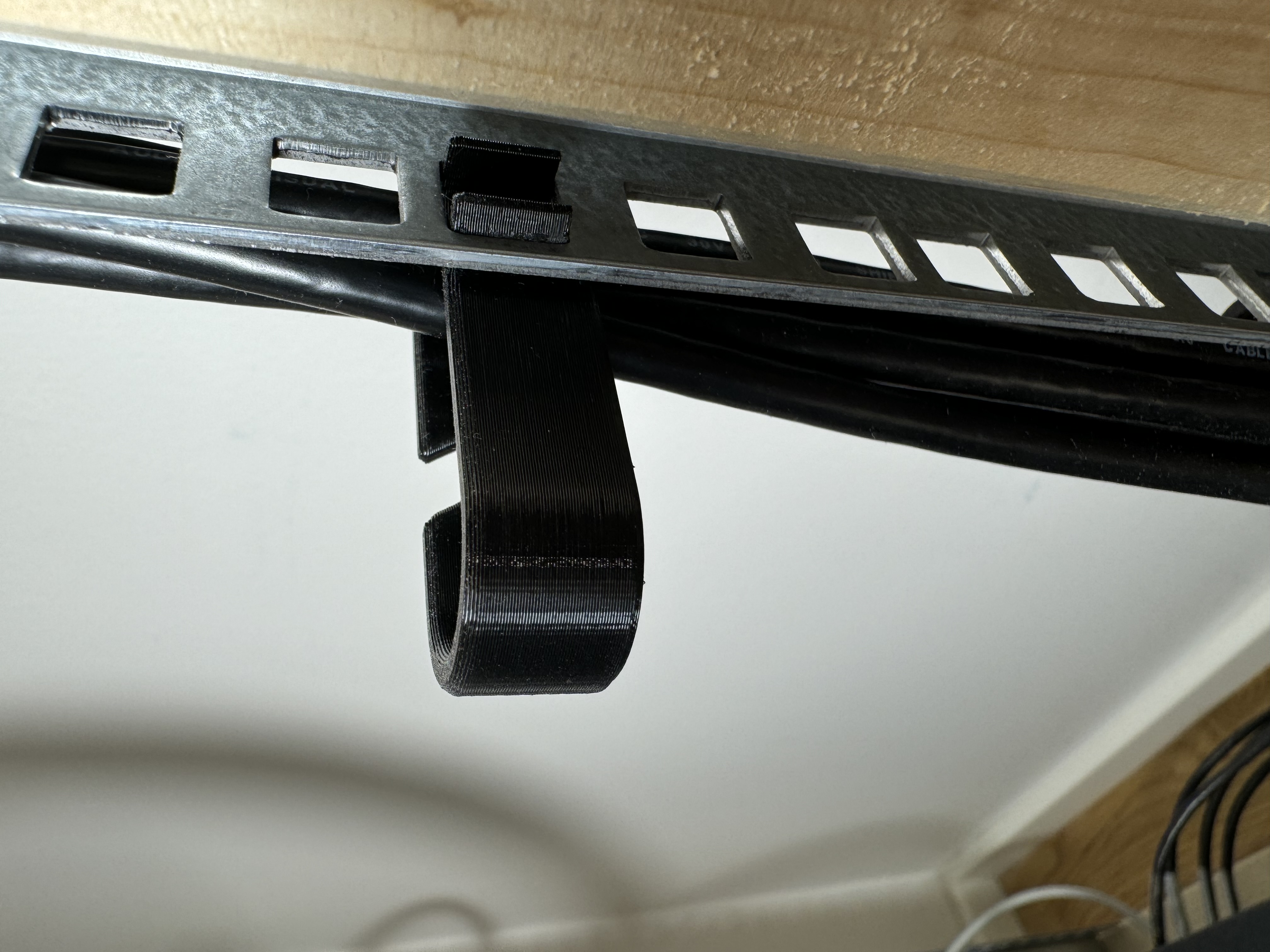 Network rack cable guide by the_ress | Download free STL model ...