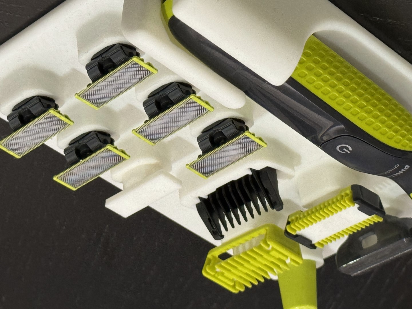 Philips OneBlade Face & Body – Ultimate Wall Mount by bensen | Download ...