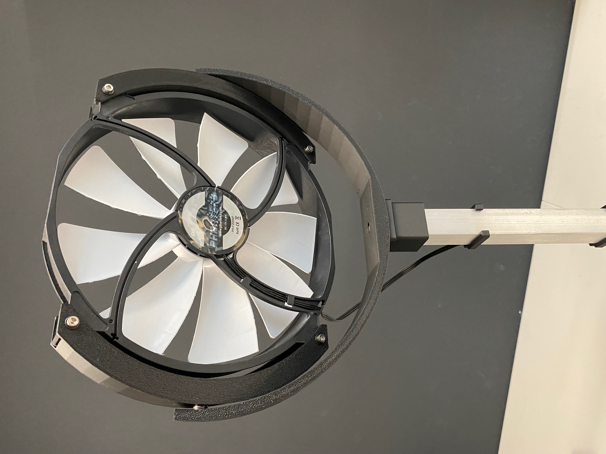 200mm PC Fan Desktop Fan by Hijinx | Download free STL model ...