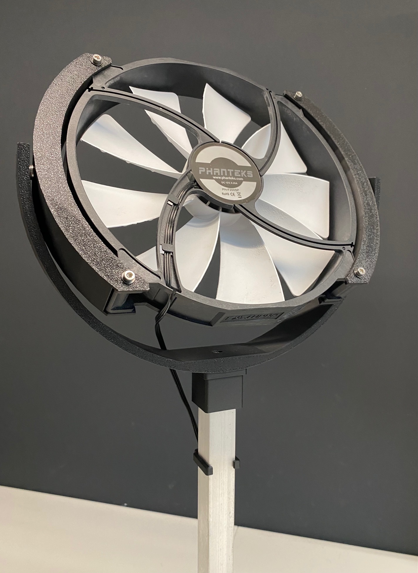 200mm PC Fan Desktop Fan by Hijinx | Download free STL model ...