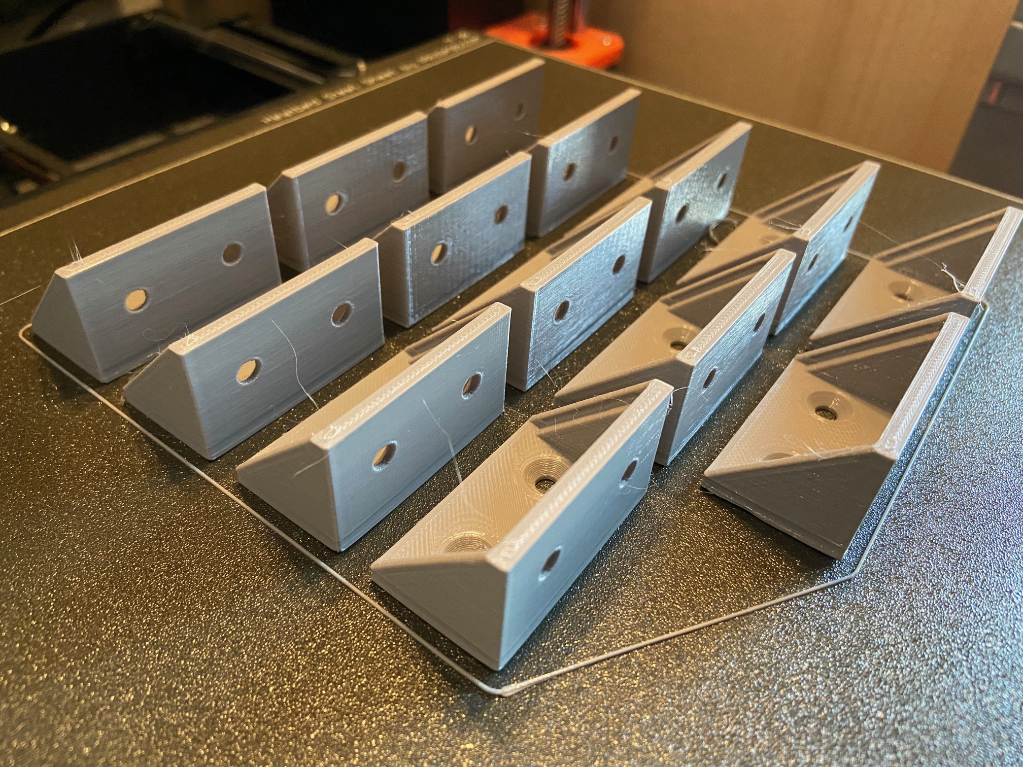Shelf or Mounting Brackets - screws not visible / Fachträger ohne ...