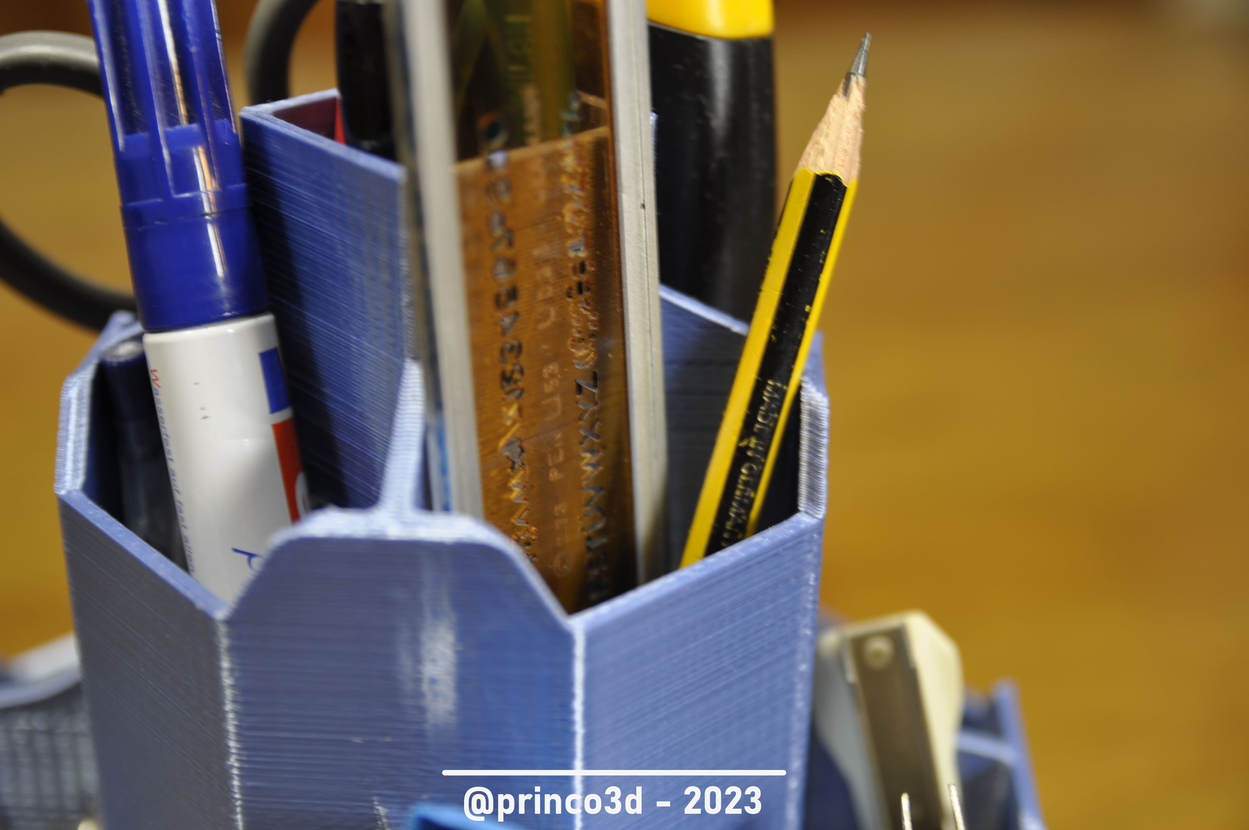 Organizador Rotatorio de Escritorio by PrinCo 3D | Download free STL ...