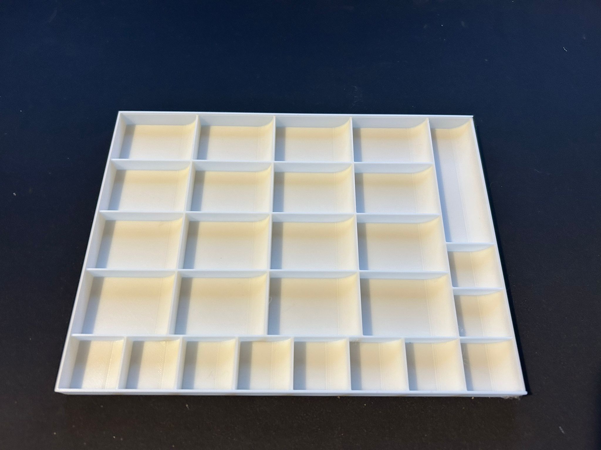 Simple Screw Tray with Slide On Lid by Rawrll3D | Download free STL ...