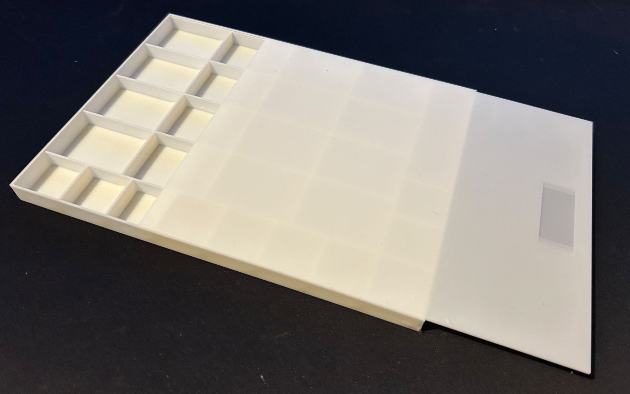 Simple Screw Tray with Slide On Lid by Rawrll3D | Download free STL ...