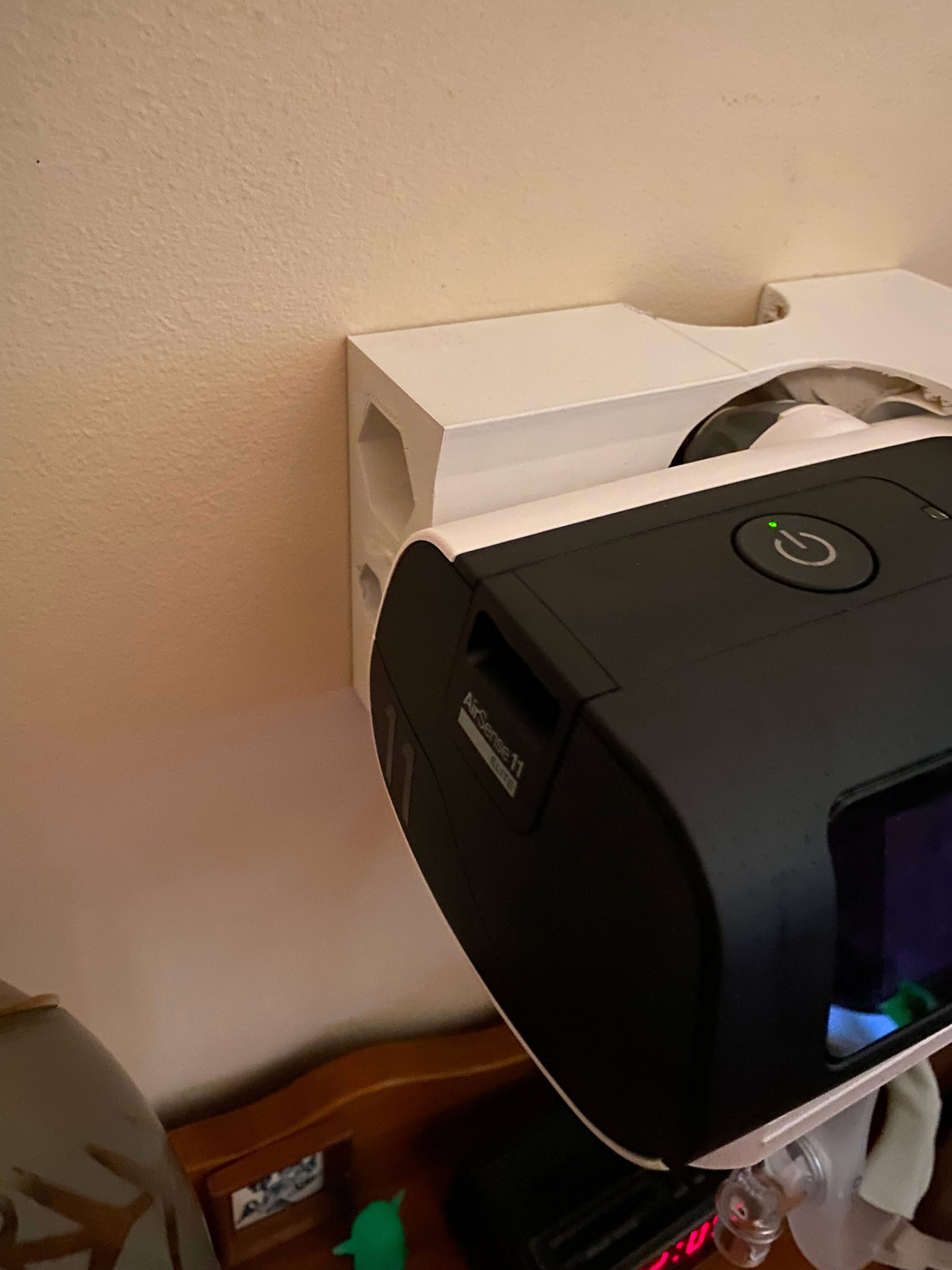Airsense 11 CPAP machine wall bracket by Horhee | Download free STL ...